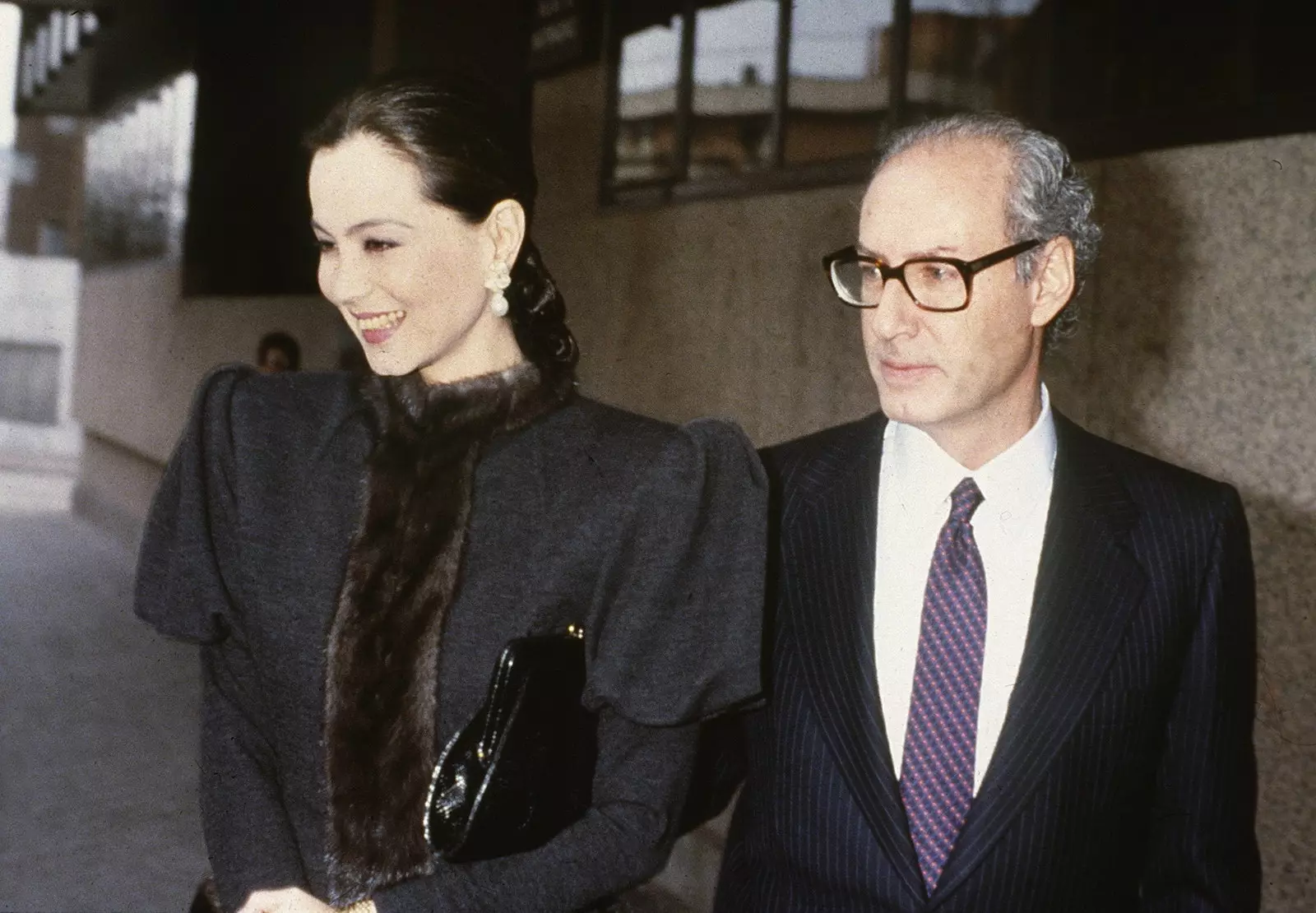 Isabel Preysler kaj Miguel Boyer en ilia geedziĝtago.