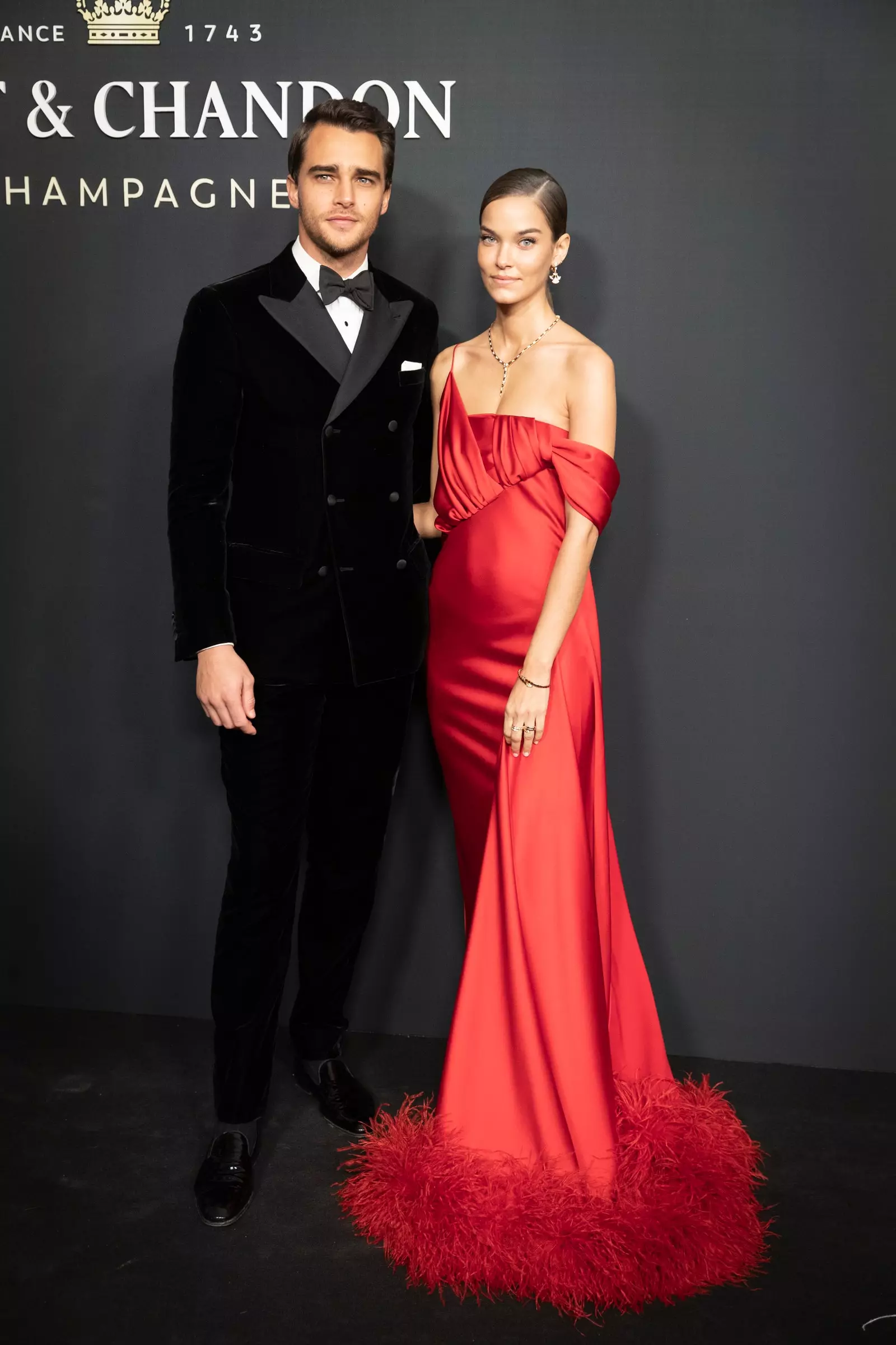 Pasangan model Pepe Barroso Jr dan Gara Arias dalam salah satu acara Krismas.