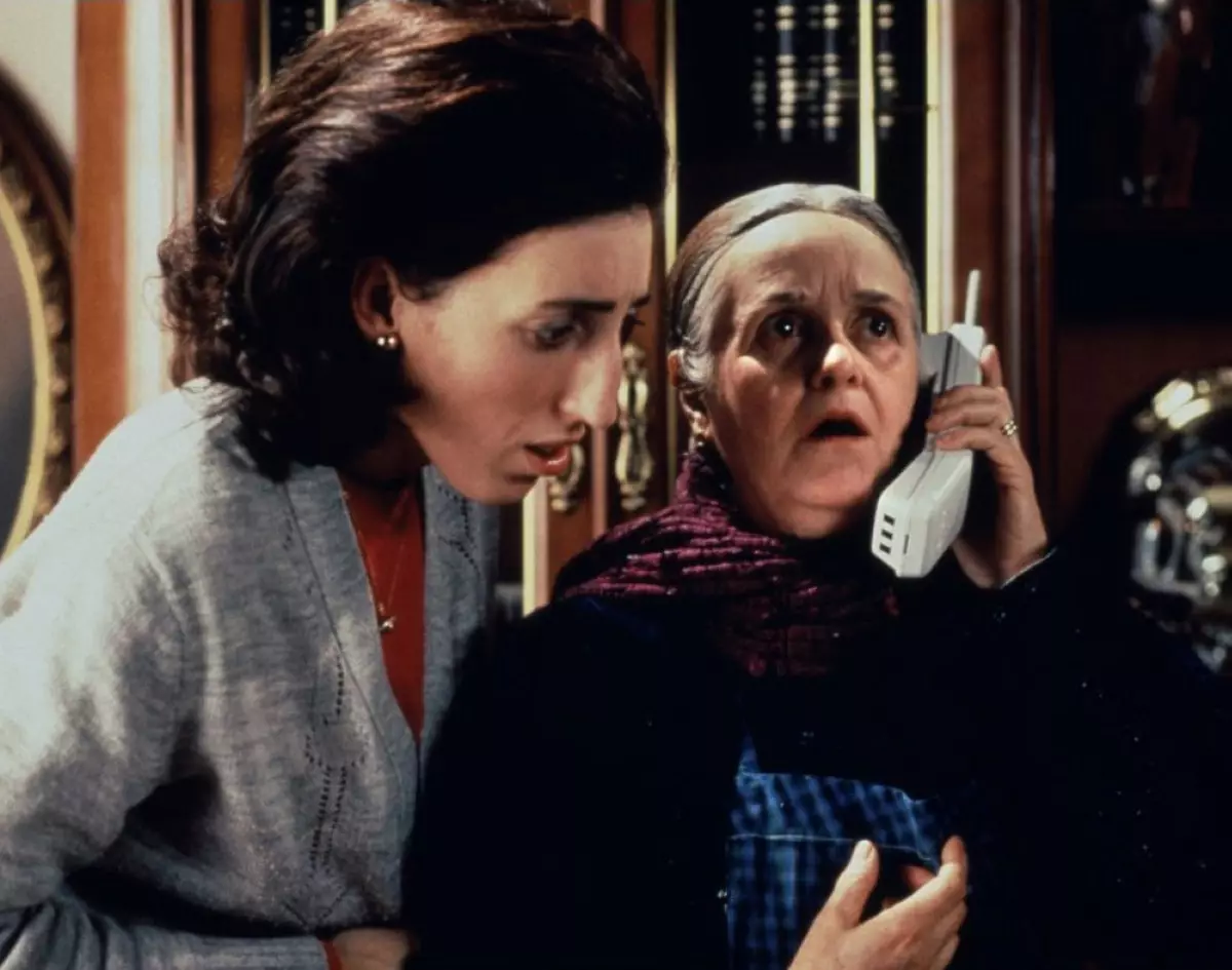 Chus Lampreave kun Rossy de Palma en 'La flor de mi secreto'.