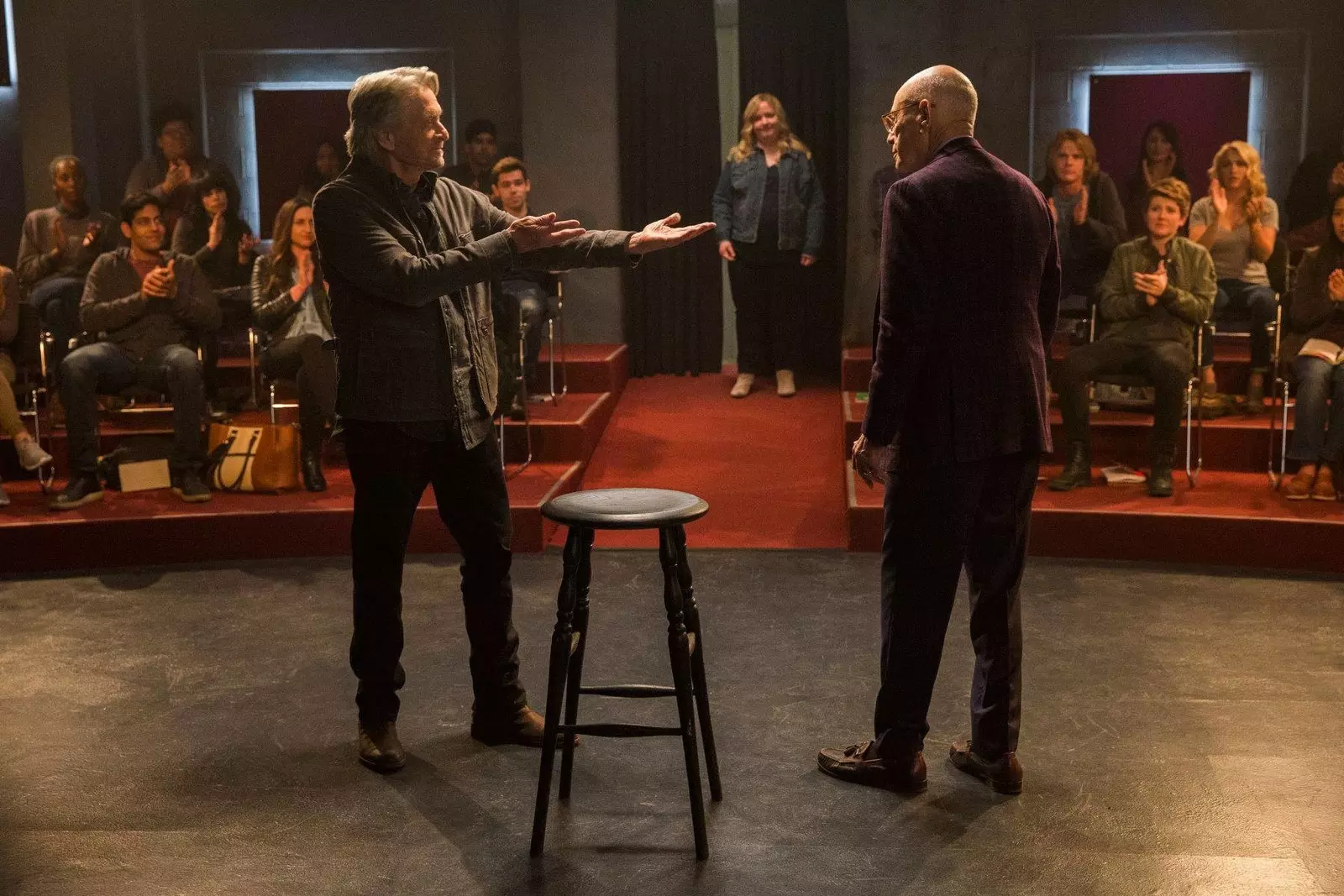 Michael Douglas à 74 ans et avec ces cheveux. C'est bien de le voir dans 'La méthode Kominsky'.