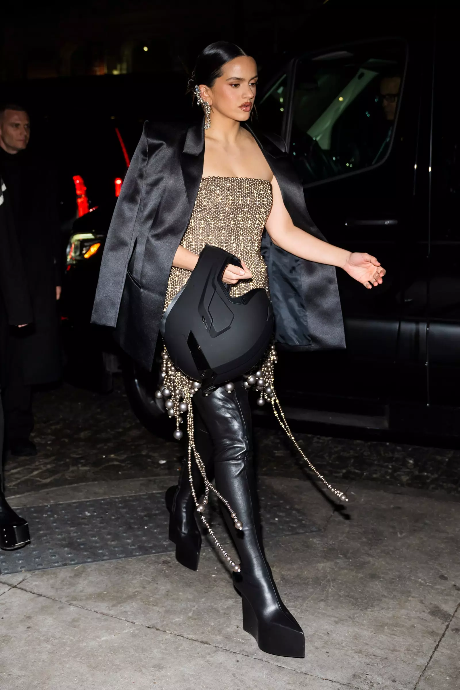 Rozālija MET balles afterparty, tērpusies Givenchy kleitā.