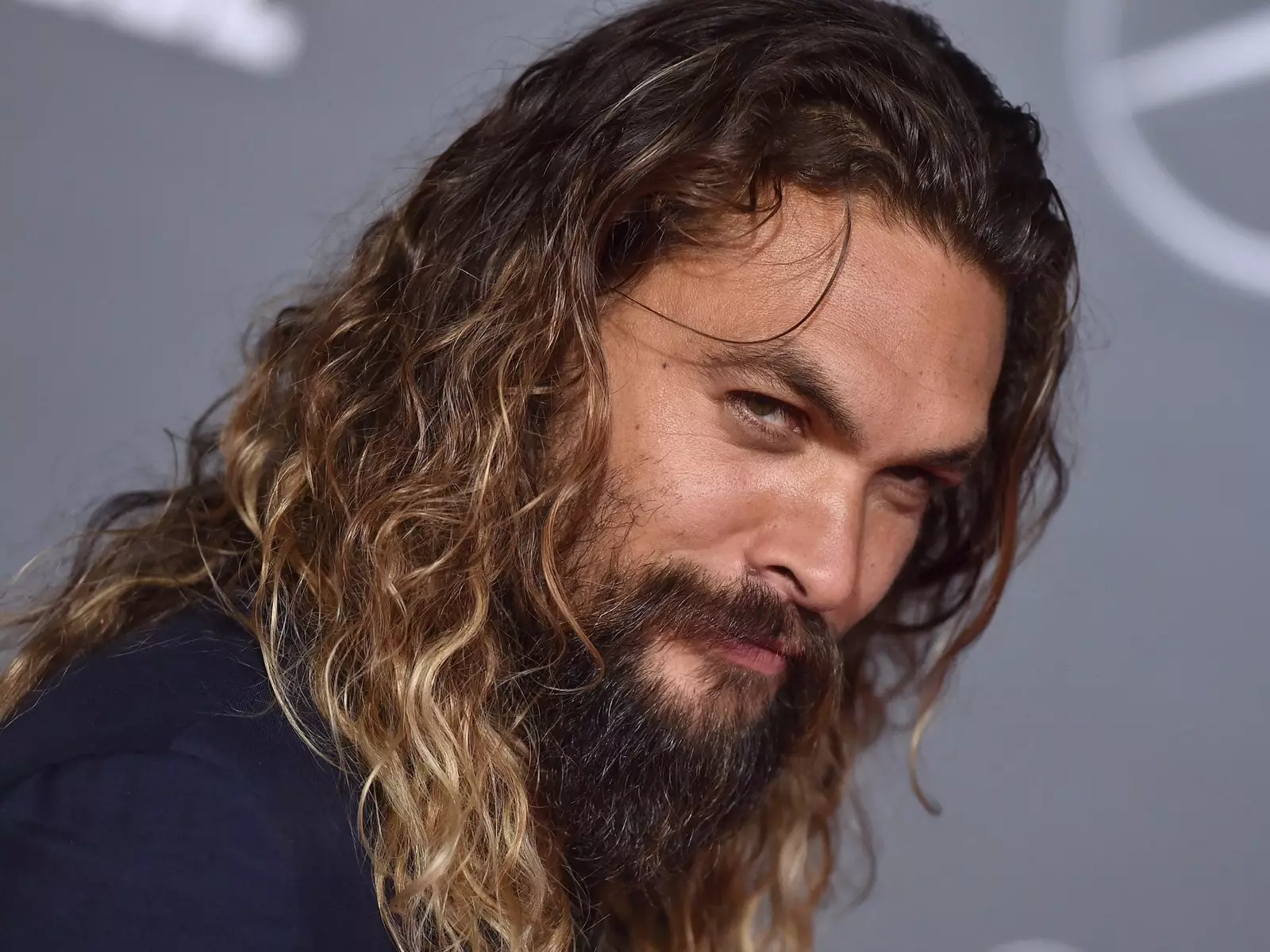 Fanúšik Jason Momoa a jej žiarlivý manžel na horúcej fotografii týždňa