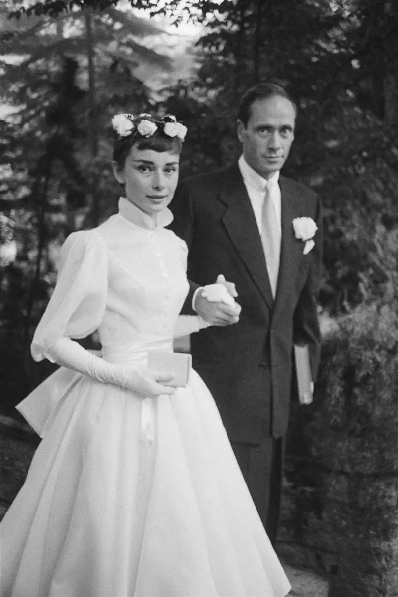 Audrey Hepburn en Mel Ferrer op hun trouwdag, 1954