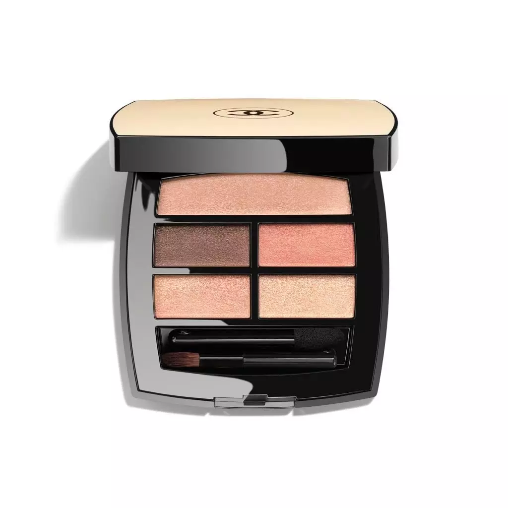 Palette Regard Belle Mine Naturelle, by Chanel: luminous shadows with a pinkish finish.