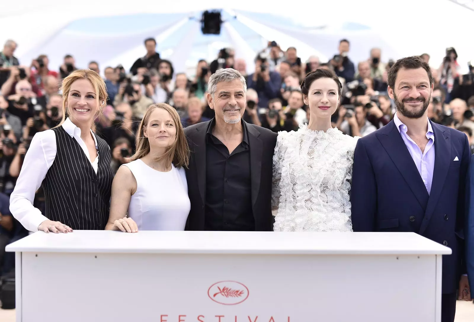 Jodie Foster all'ultimo festival di Cannes con il cast di 'Money monster'.