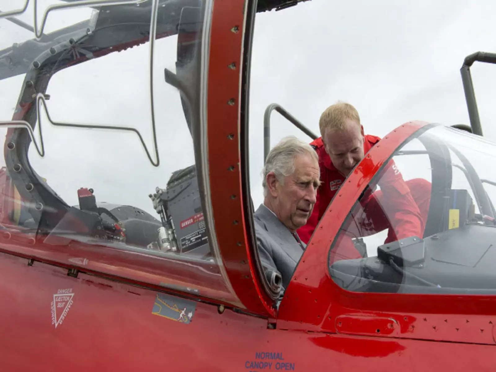 książę Karol pilot