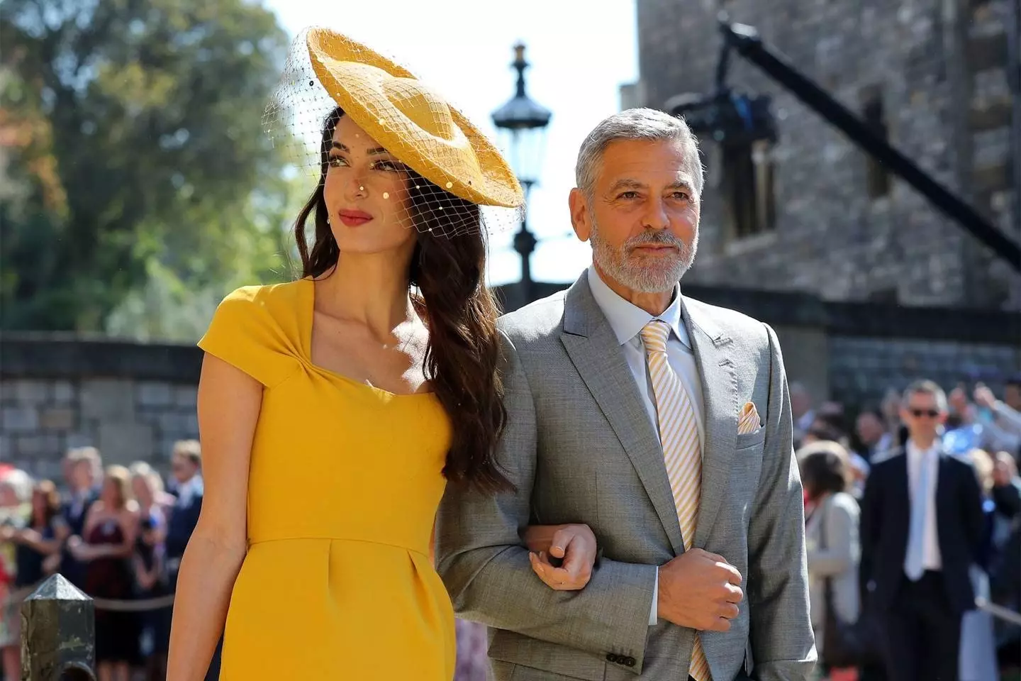 Amal e George Clooney no casamento do príncipe Harry e Meghan Markle.