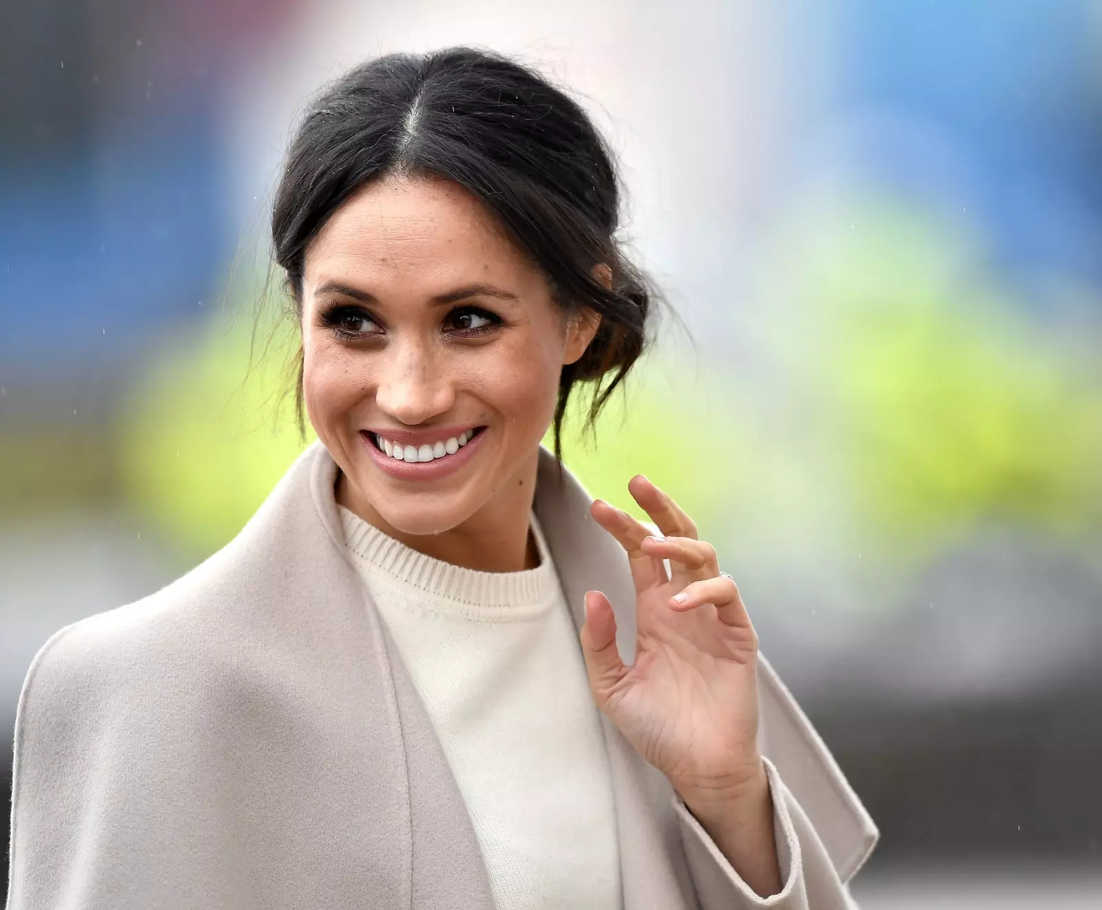 Meghan Markle on Briti kuningliku perekonna uuel portreel kerge