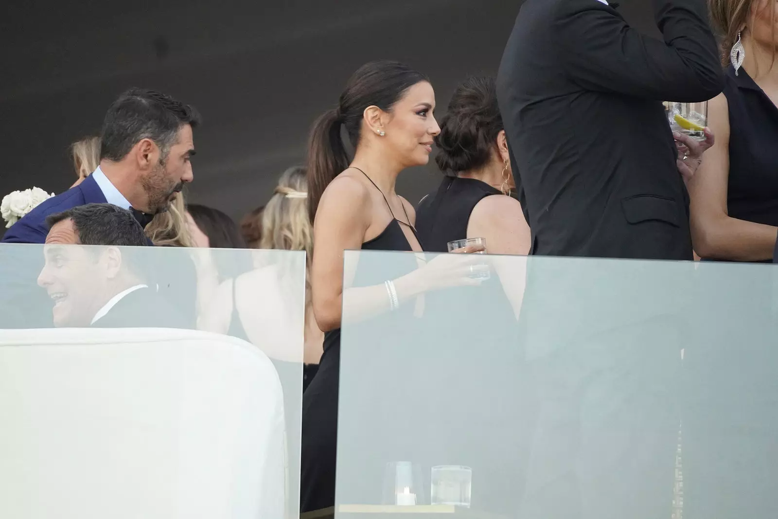 Eva Longoria ved brylluppet mellem Brooklyn Beckham og Nicola Peltz