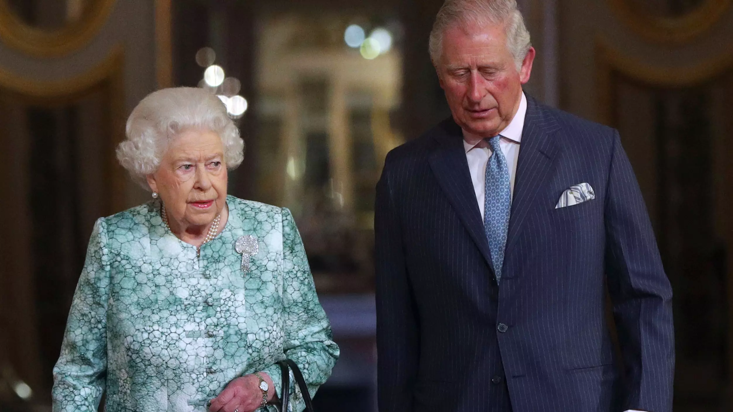 Elizabeth II och prins Charles.