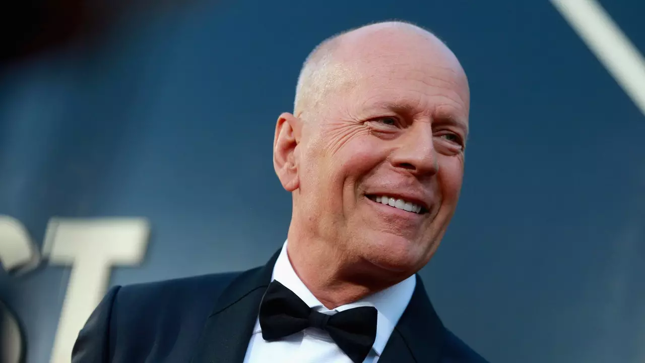 Voici comment la famille de Bruce Willis fait face à sa maladie : "ils se sont réunis pour l'habiller"