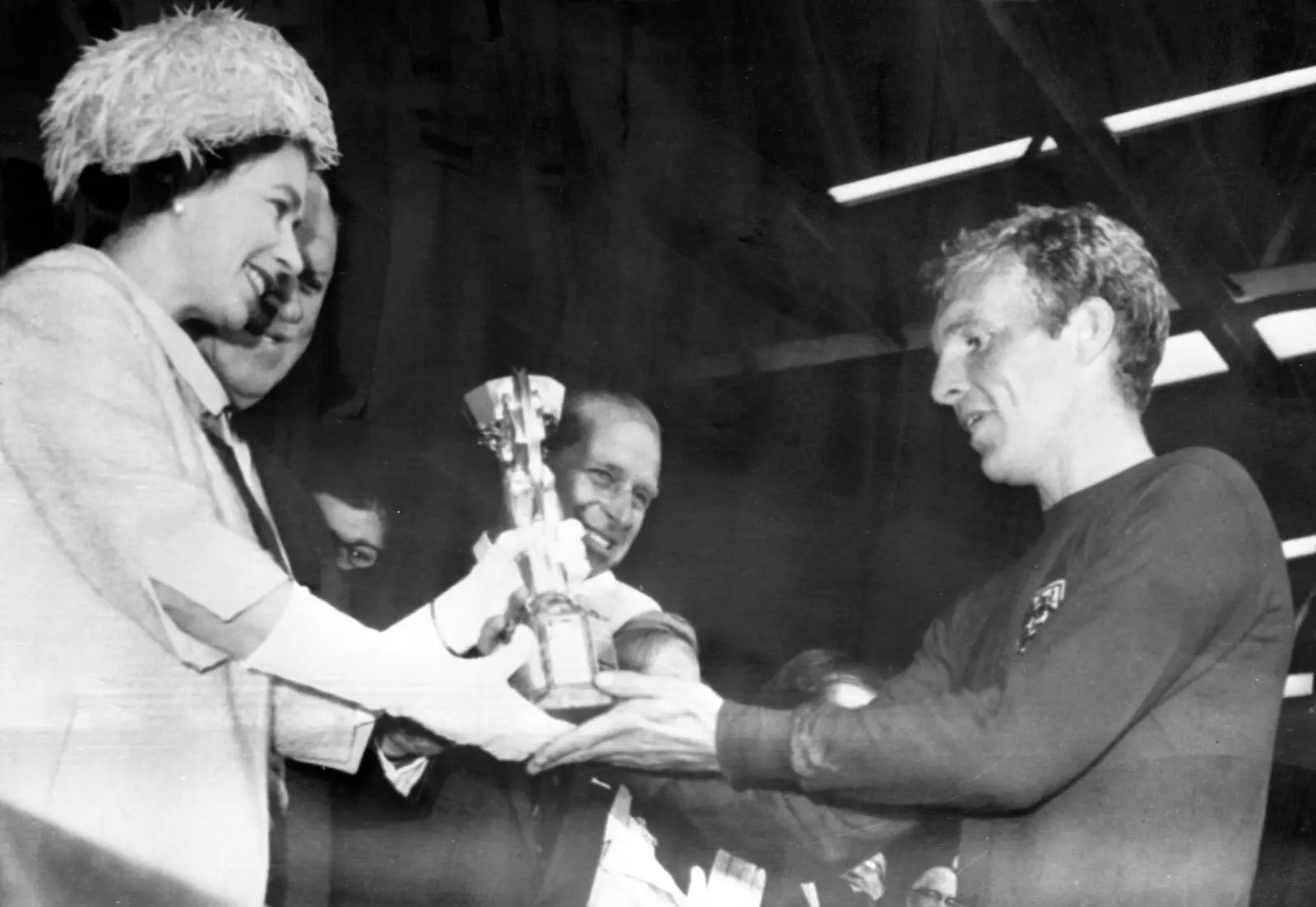 Elizabeth II le Bobby Moore