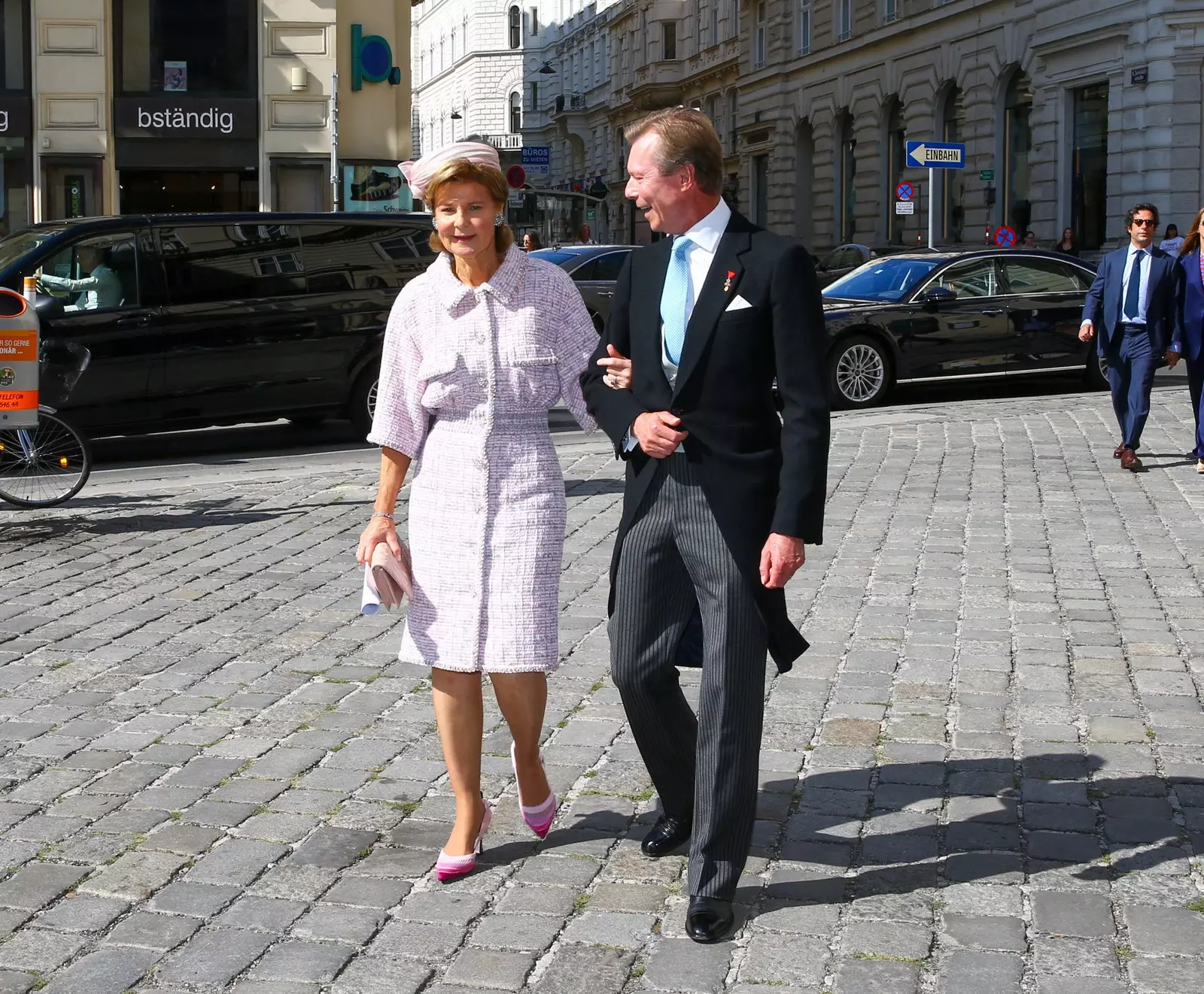 Prinsesse Margaret av Luxembourg og Liechtenstein akkompagnert av en av hennes eldre brødre Henry av Luxembourg i...