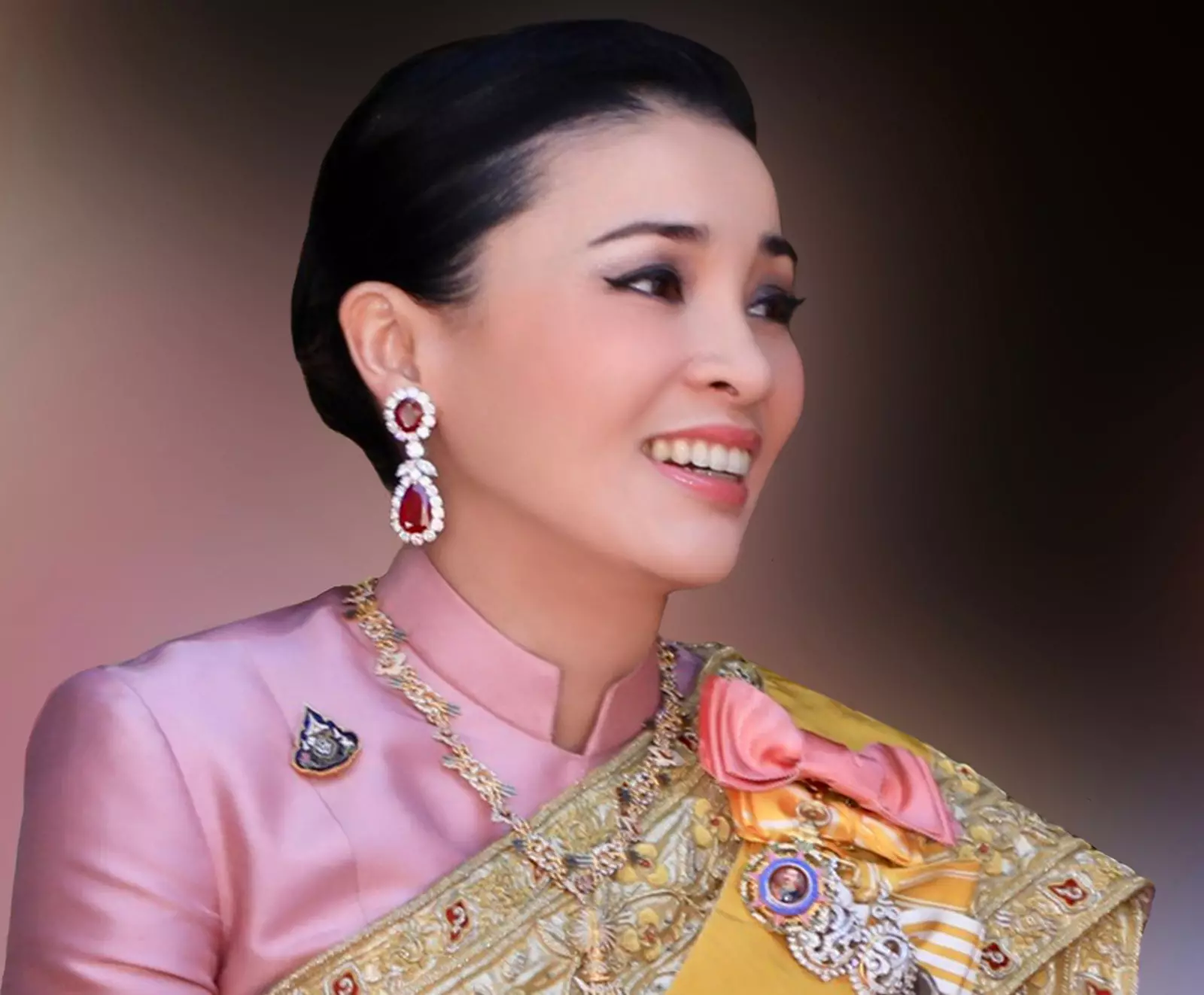 Queen Suthida nke Thailand.