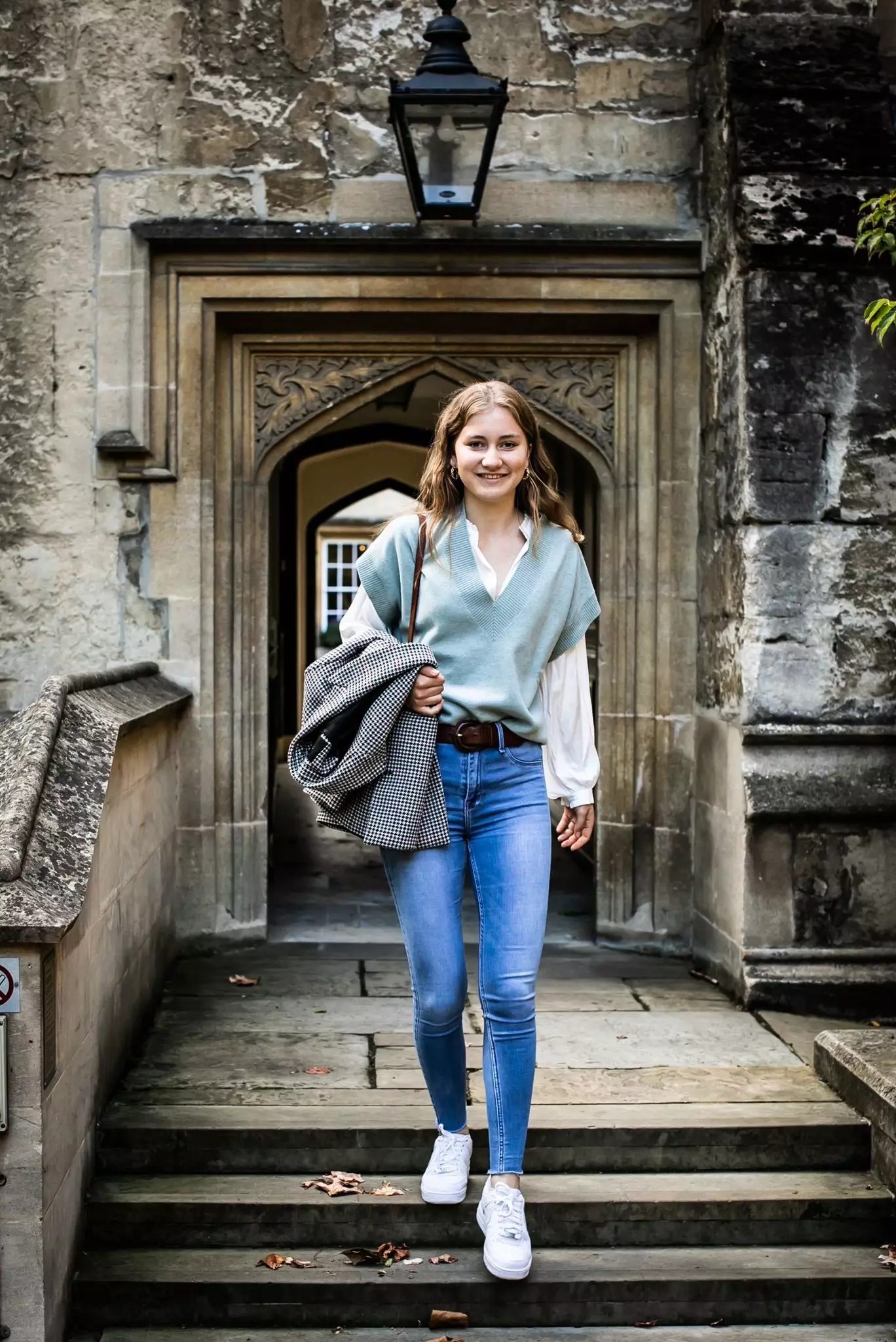 Elisabeth fra Belgien ankommer til Oxford for at fotografere for at fejre sin første dag på universitetet