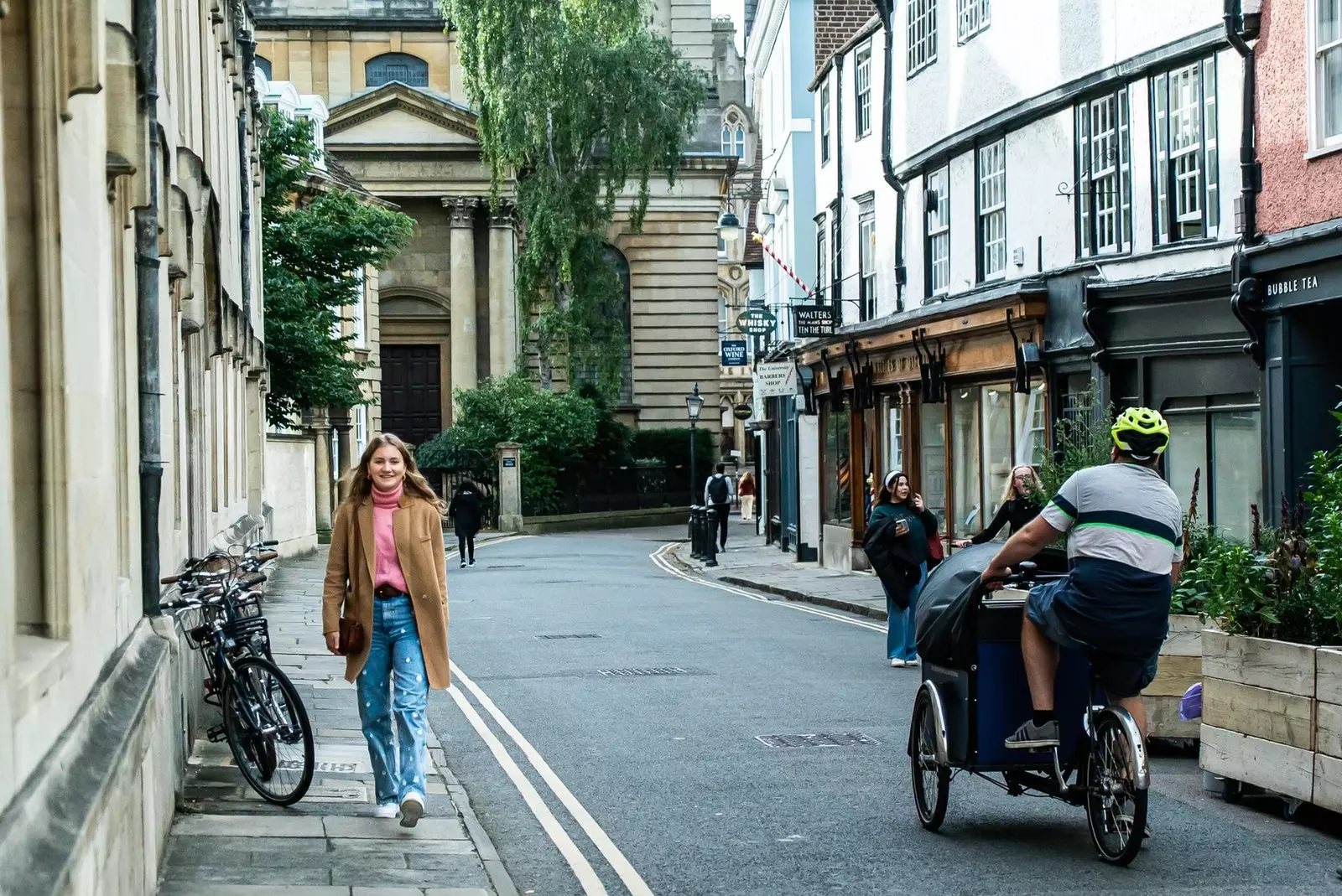 Elisabeth dari Belgia tiba di Oxford untuk pemotretan dalam rangka merayakan hari pertamanya masuk universitas