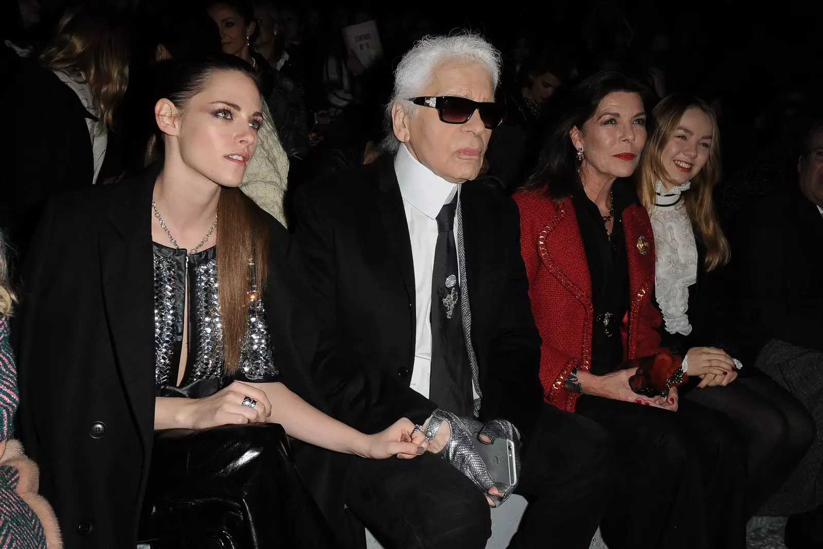 Alexandra de Hannover Carolina de Mônaco e Karl Lagerfeld na primeira fila de um desfile