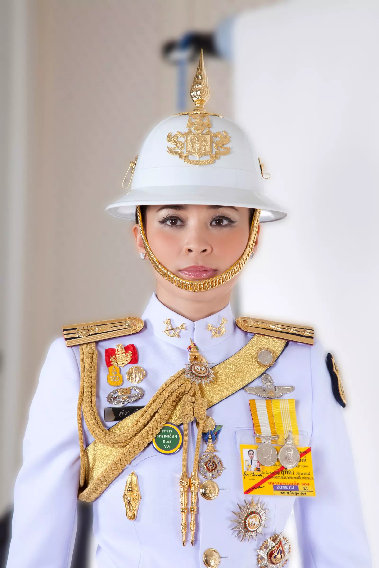 Nke a bụ Queen nke Thailand ọhụrụ ihe osise mbụ nke Suthida