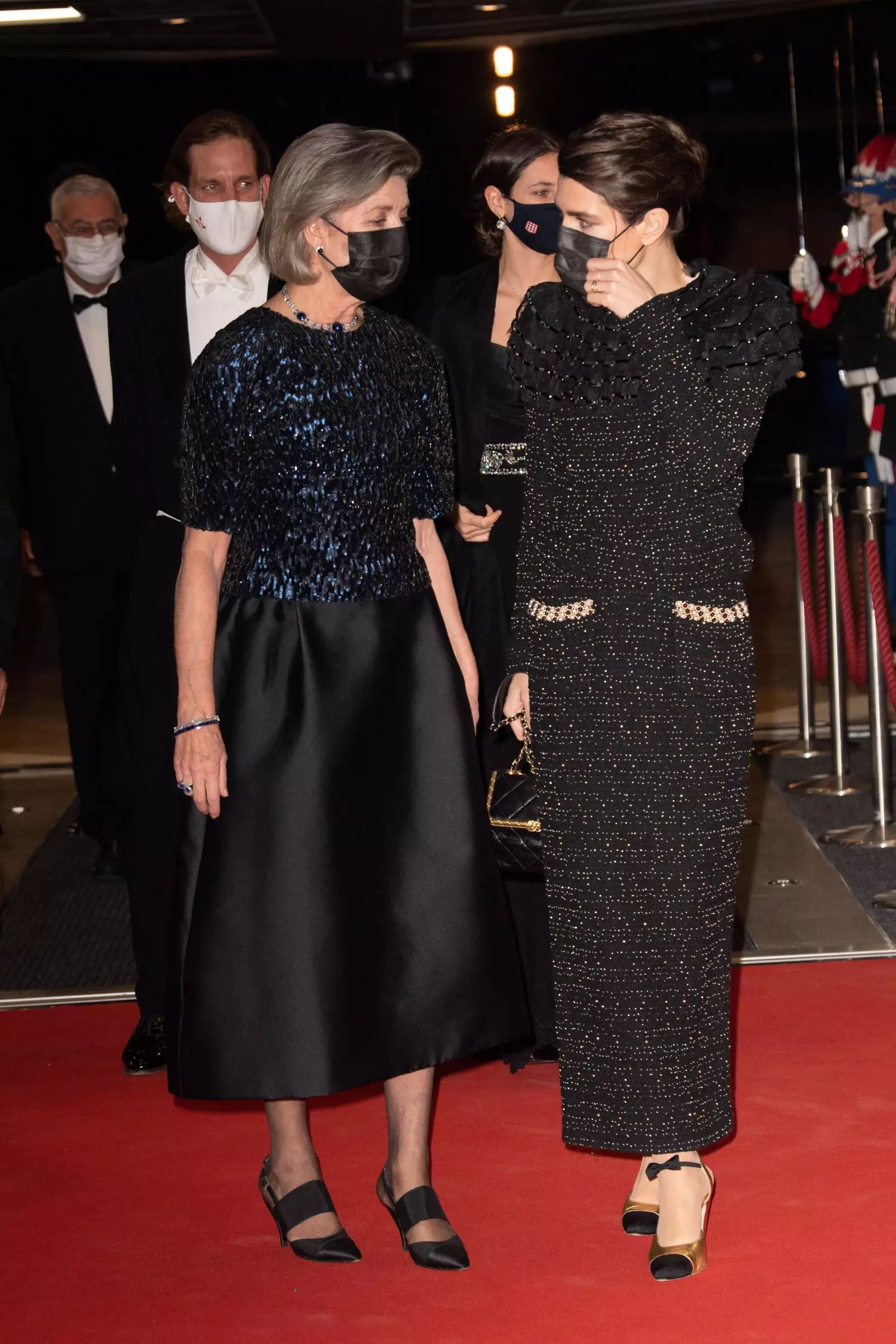 Carolina de Monaco ve Carlota Casiraghi.