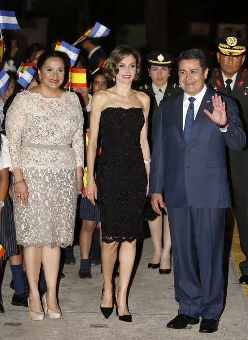 letizia սև զգեստ