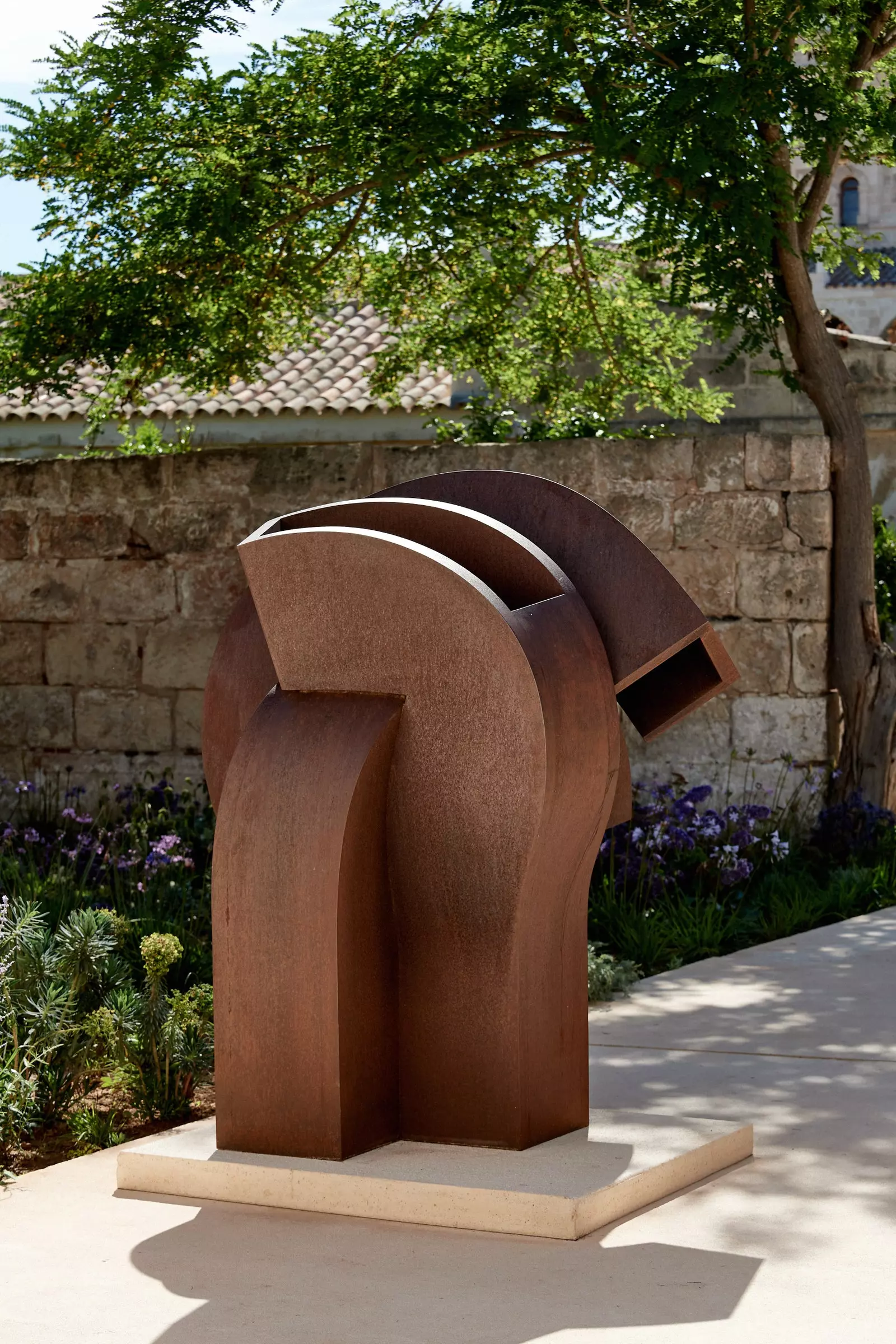 quotIn Praise of the Void VI eftir Eduardo Chillida á Hauser amp Wirth Menorca