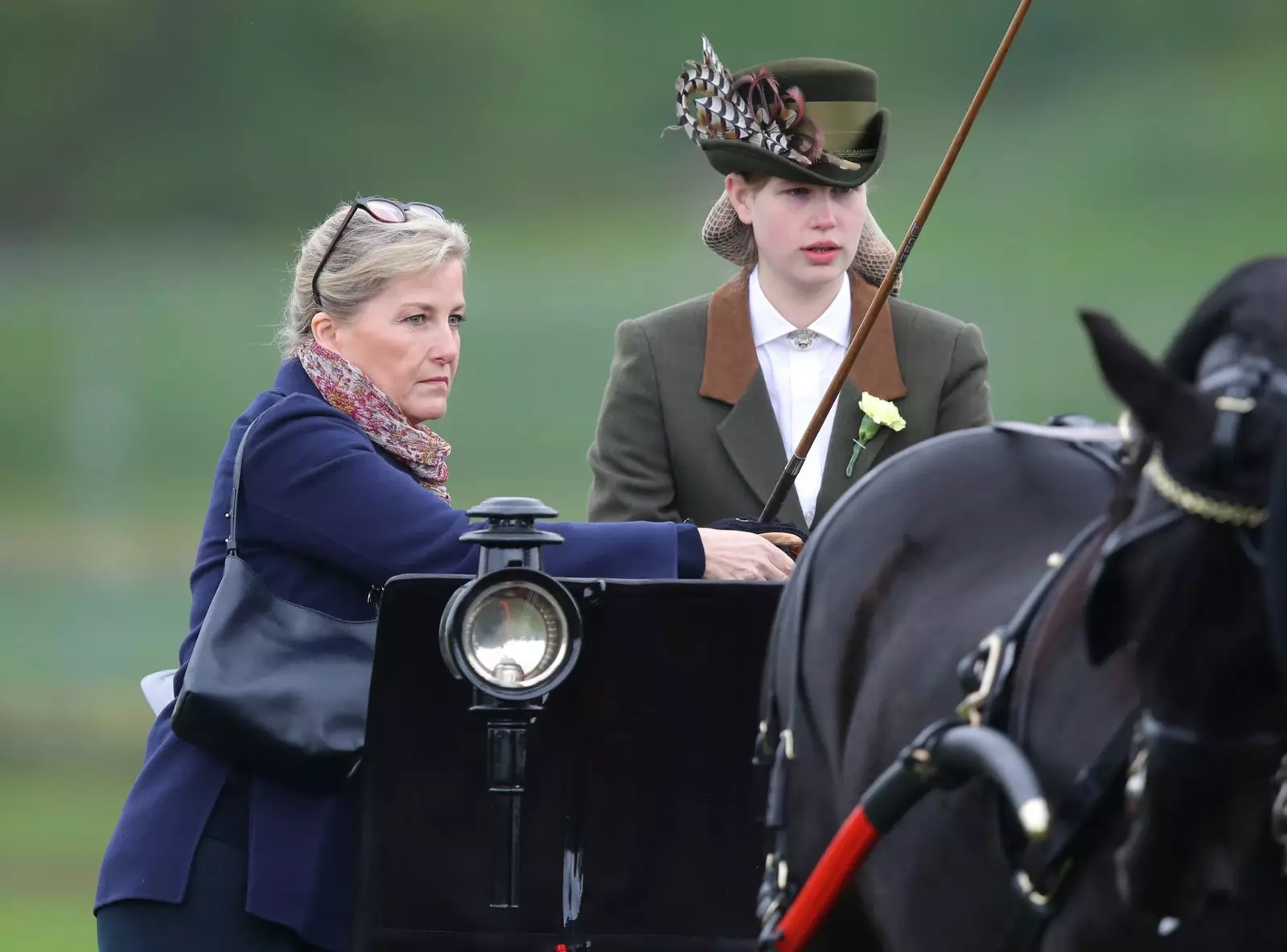 Lady Louise on perinyt isoisänsä intohimon vaunujen ajamiseen.