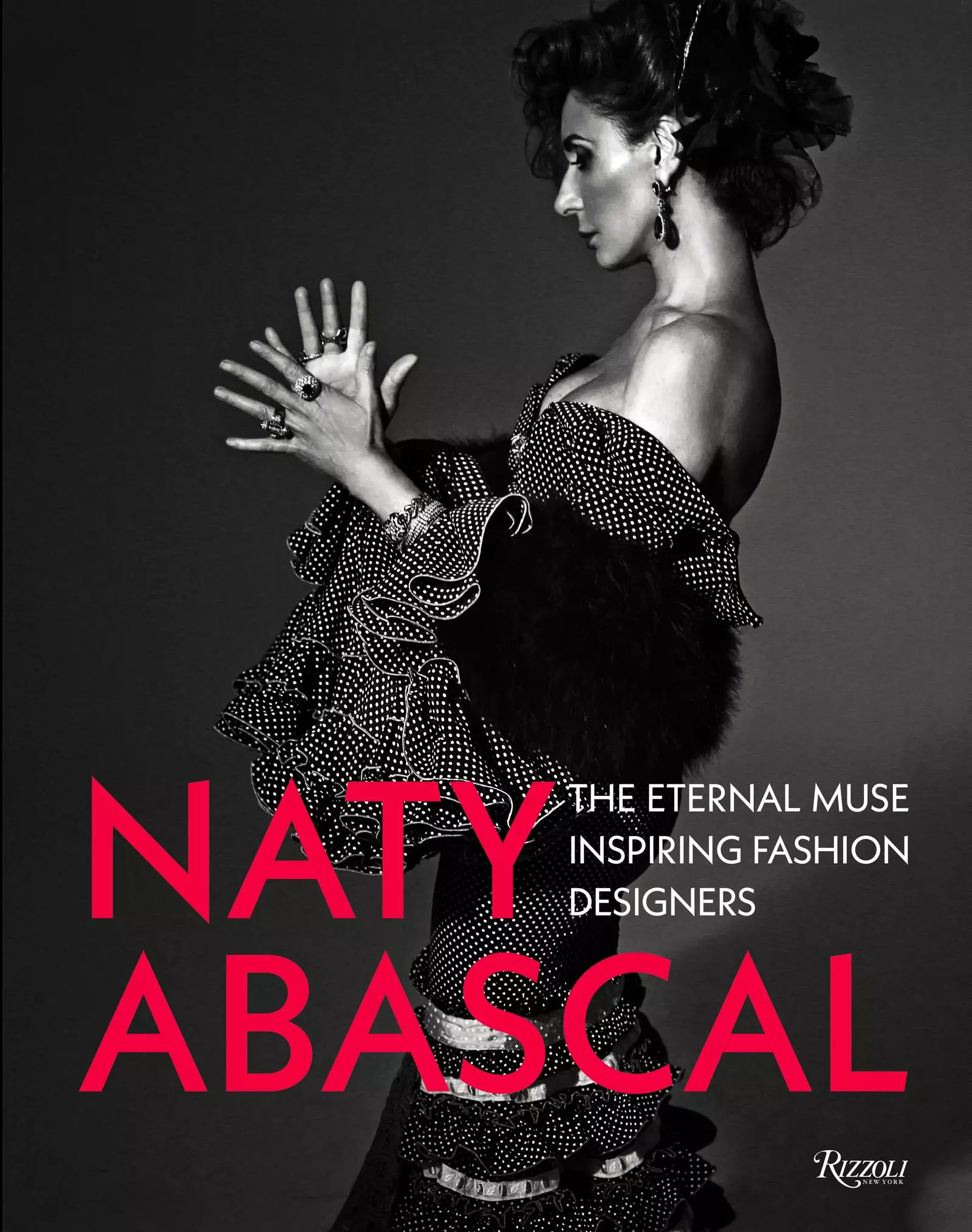 Voorblad van Naty Abascal. The Eternal Muse Inspirerende modeontwerpers.