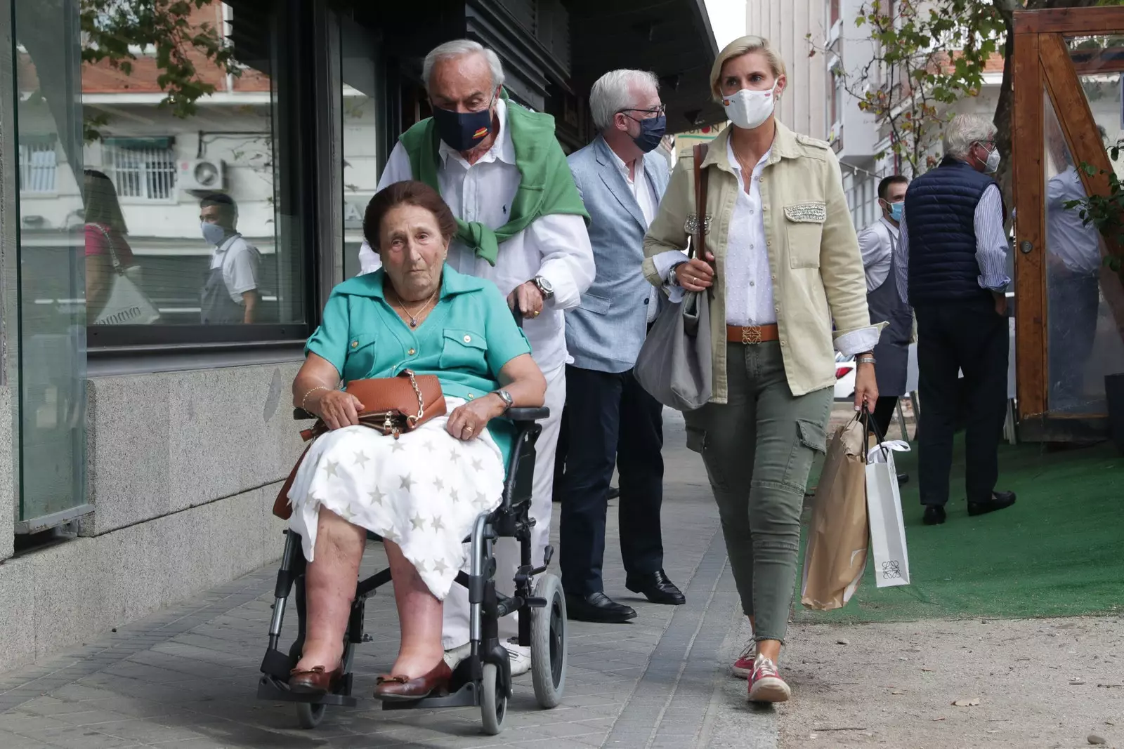 Déjeuner d'anniversaire de la famille de María Zurita avec l'infante Margarita et son amie proche Alejandra Rojas