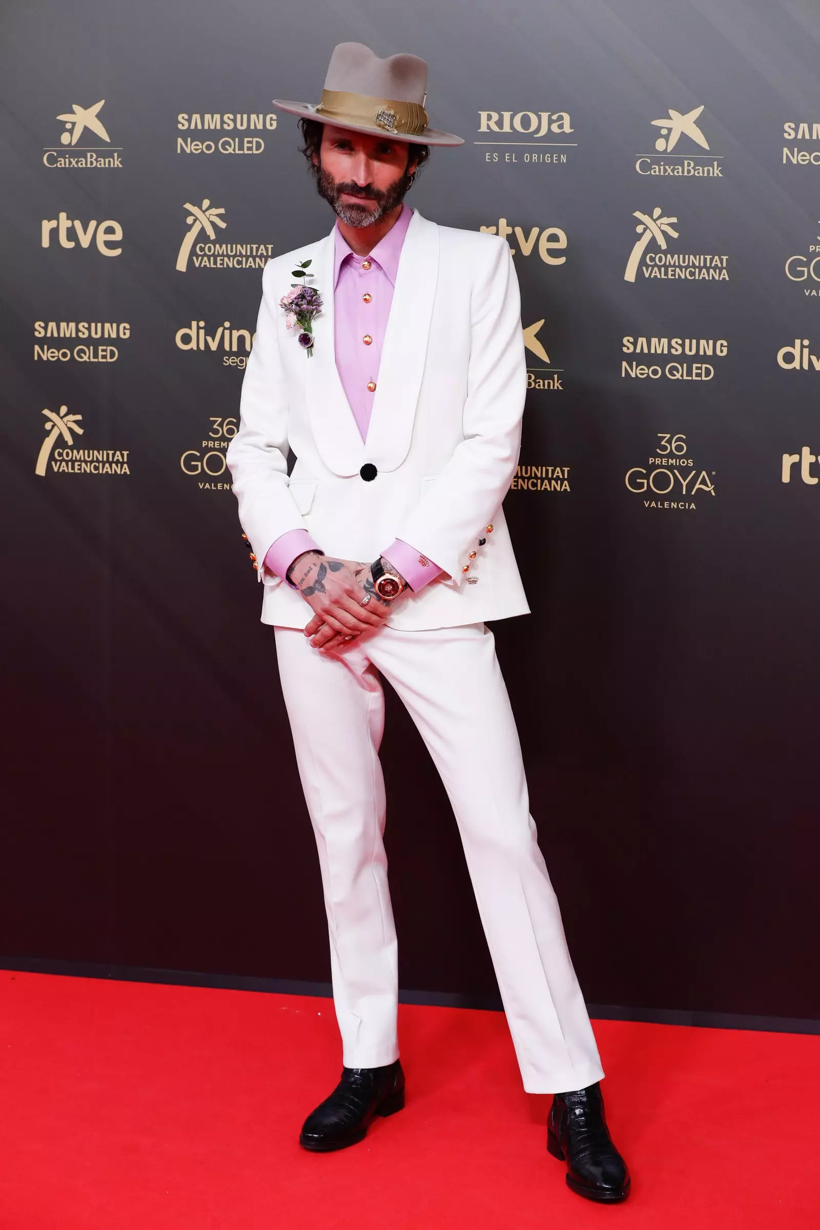 Leiva auf dem roten Teppich der Goya Awards 2022