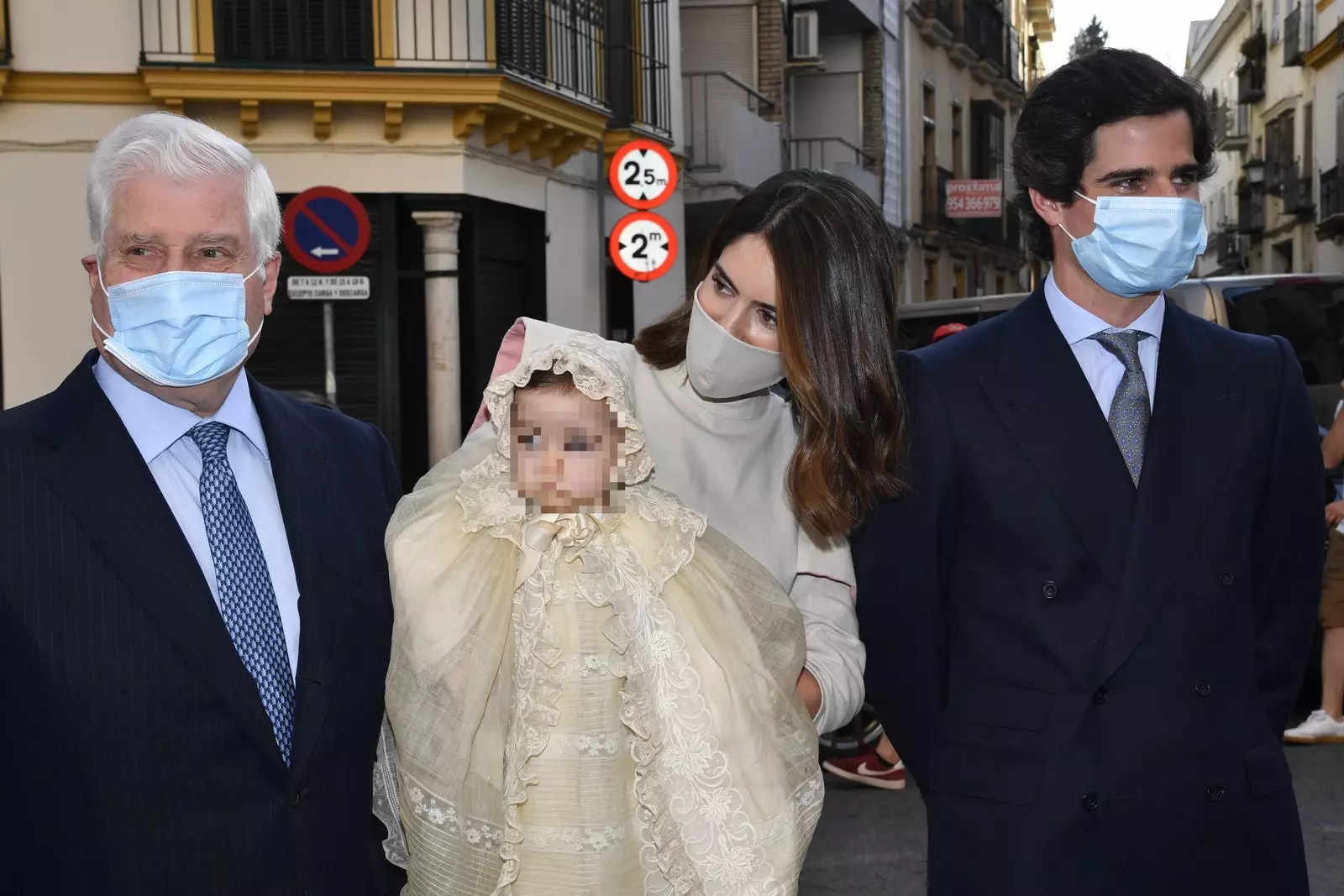Фернандо ФицДжеймс и син със София Паласуело и малката Росарио