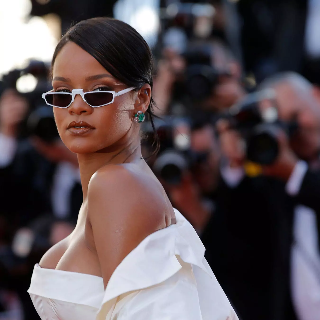 Rihanna-aanhanger van de retrosuperfuture in Cannes.