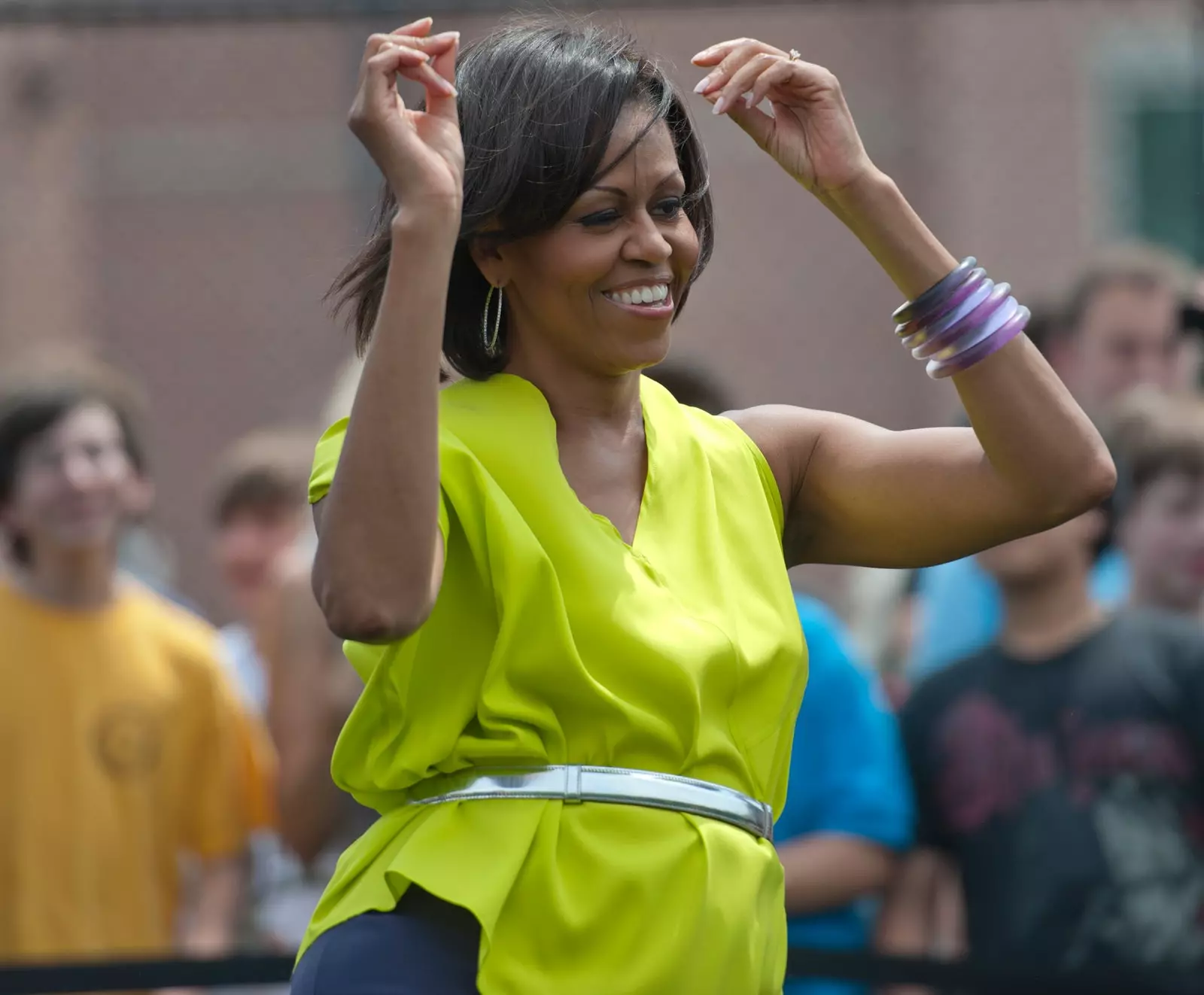 Michelle Obama နှင့် Rihanna တို့နောက်လိုက်နေသည့် social distancing DJ ကို DNice