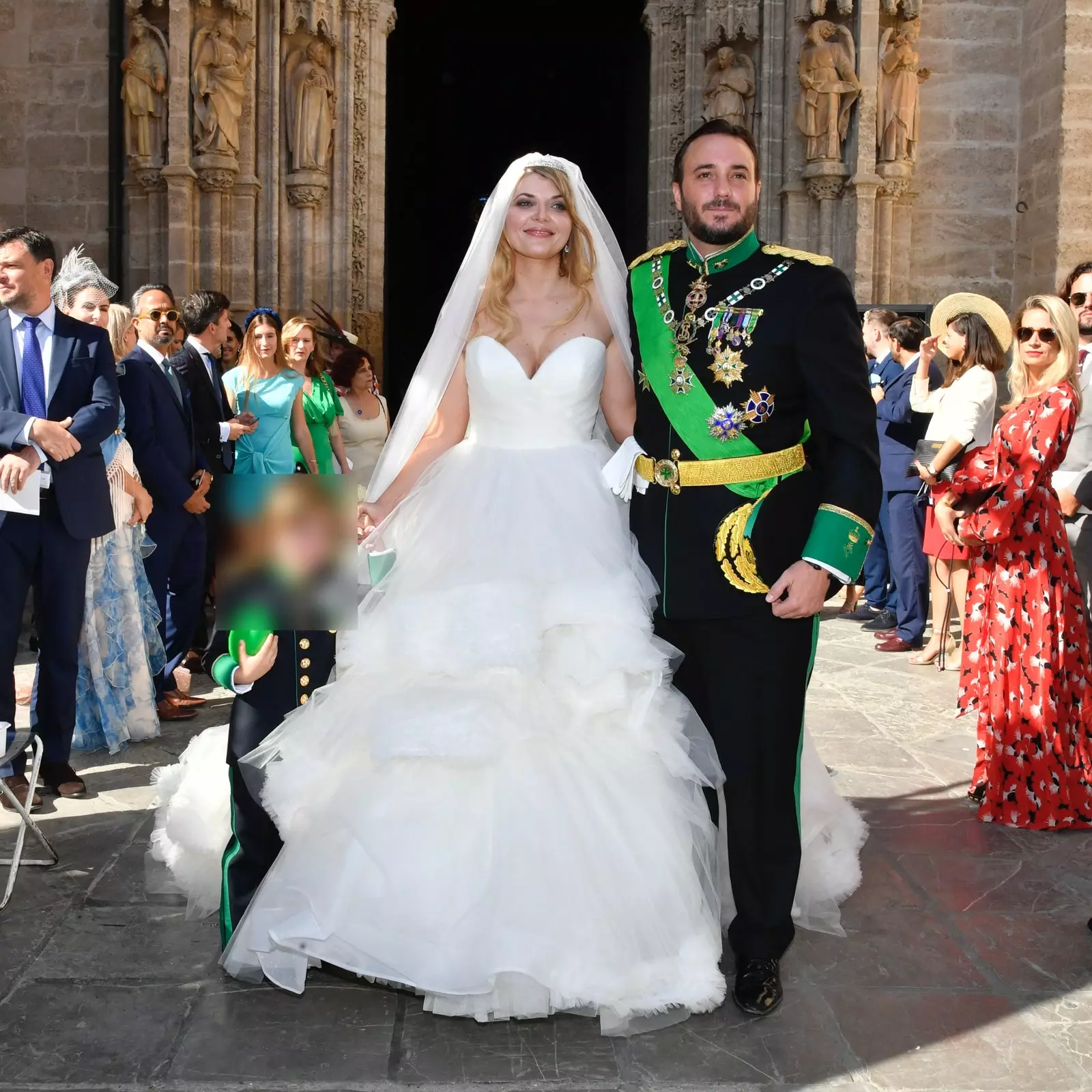 Newlyweds Francisco de Borbón thiab Sophie Elizabeth Karoly.