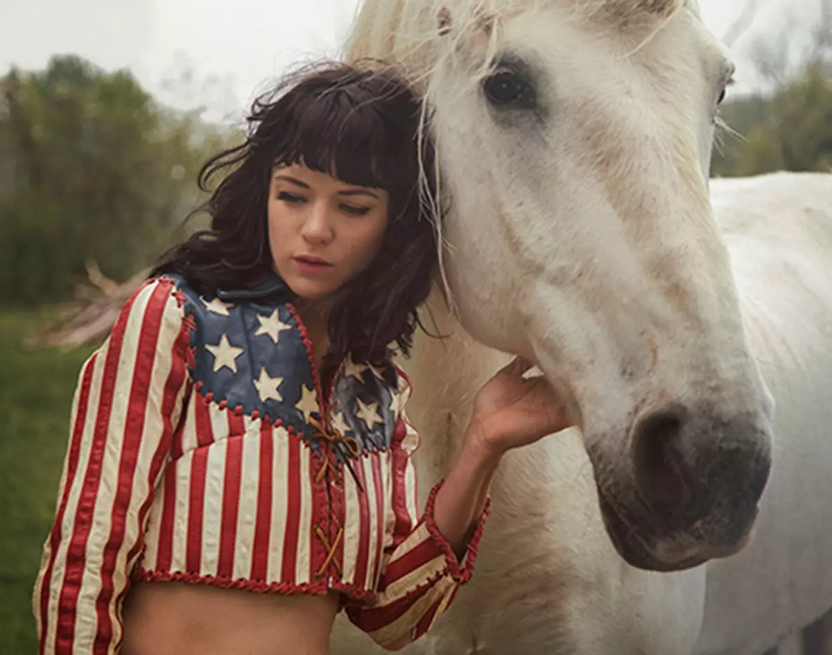 Nikki Lane op een promotiefoto.