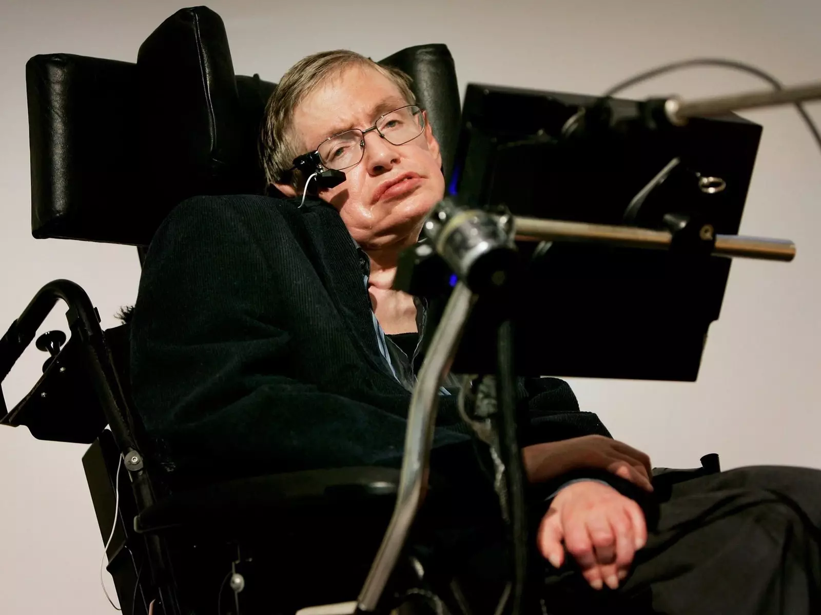 Nodimandry teo amin'ny faha-76 taonany i Stephen Hawking