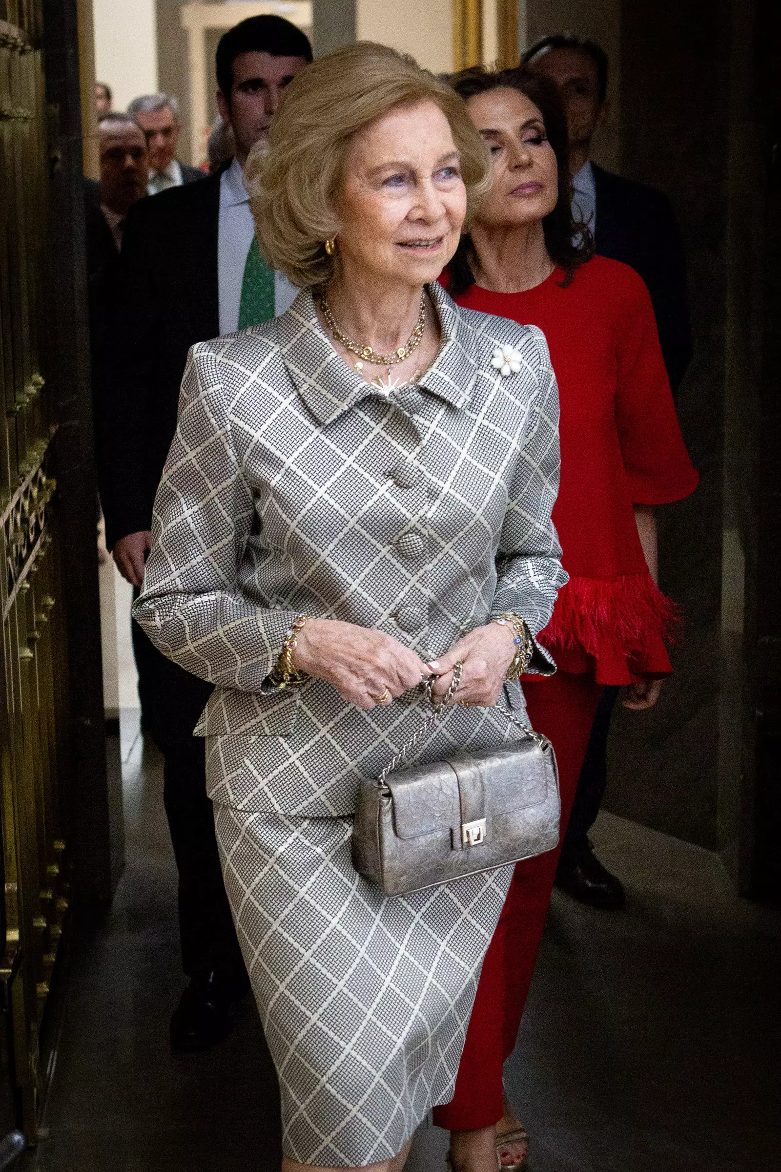 Doña Sofía bei hirer Arrivée op der Royal Academy of Art vu San Fernando zu Madrid.