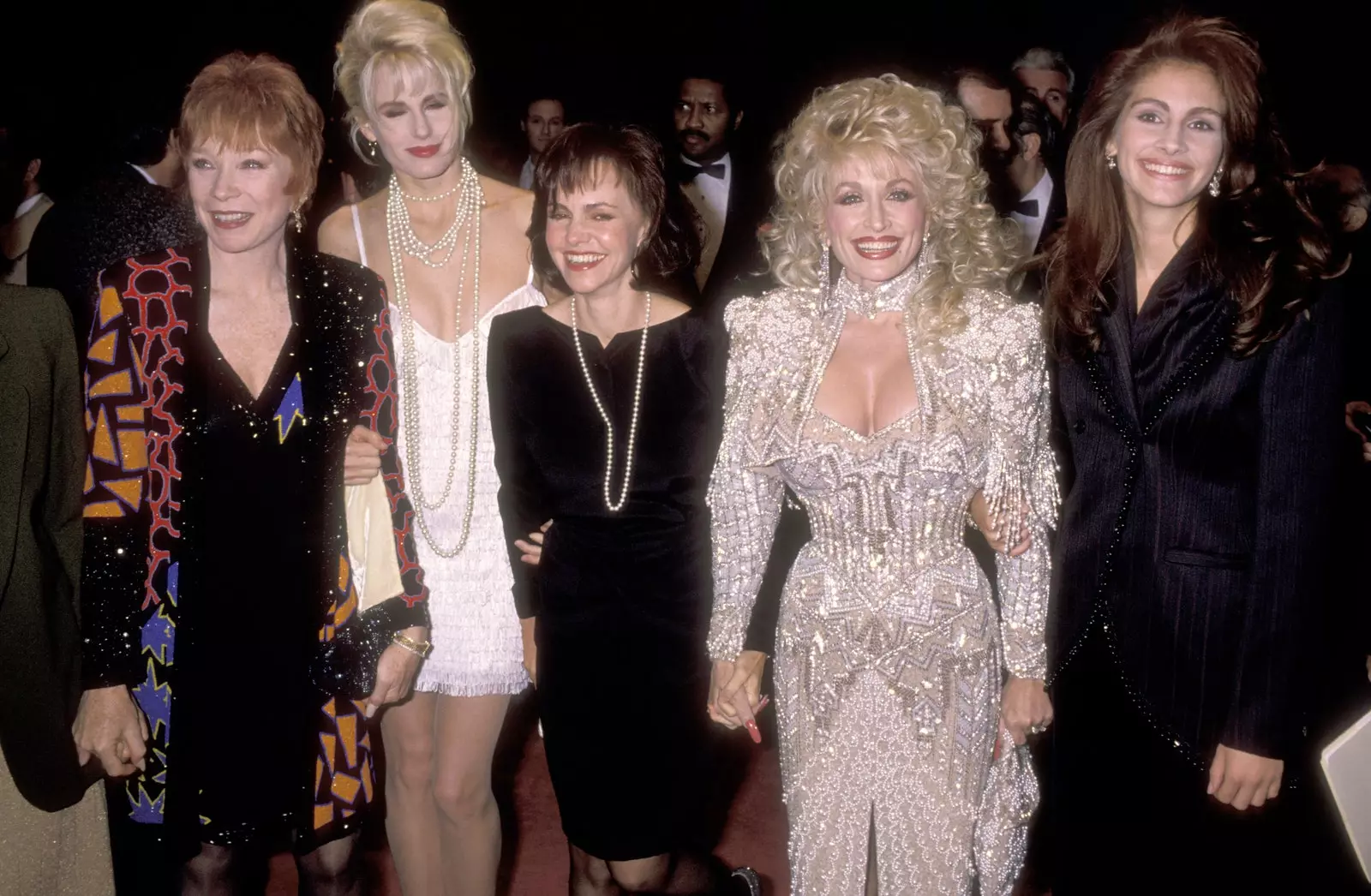 Shirley MacLaine Daryl Hannah Sally Field Dolly Parton û Julia Roberts li promiyera 'Steel Magnolias' li New York.