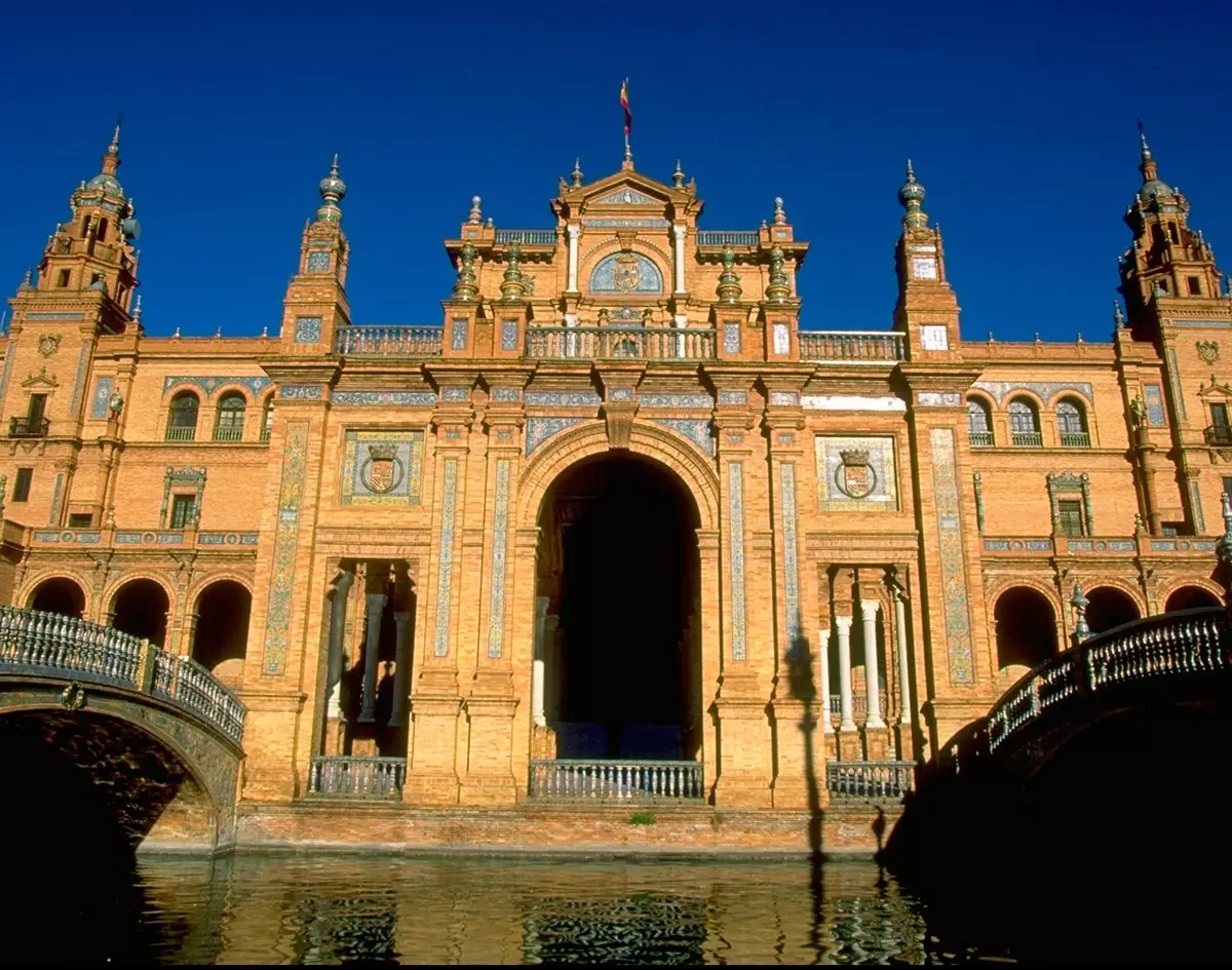 Plaza Spanyol di Sevilla.