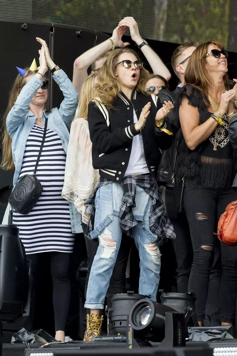 Guida per godersi un festival come Cara Delevingne