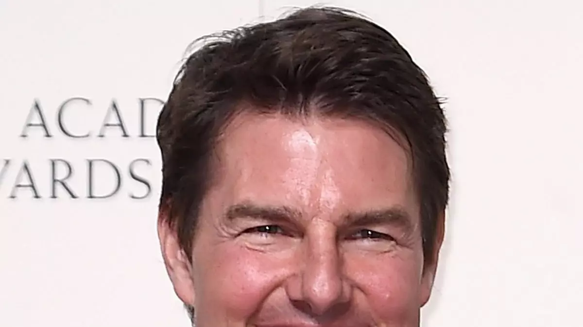 9 possibili spiegazioni per il nuovo volto di Tom Cruise