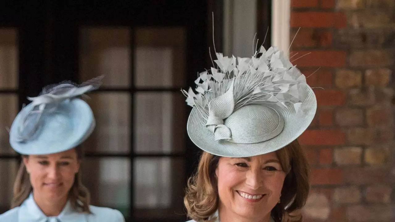 Ni Pippa o Kate: Si Carole Middleton ang big style winner sa christening ni Prince Louis