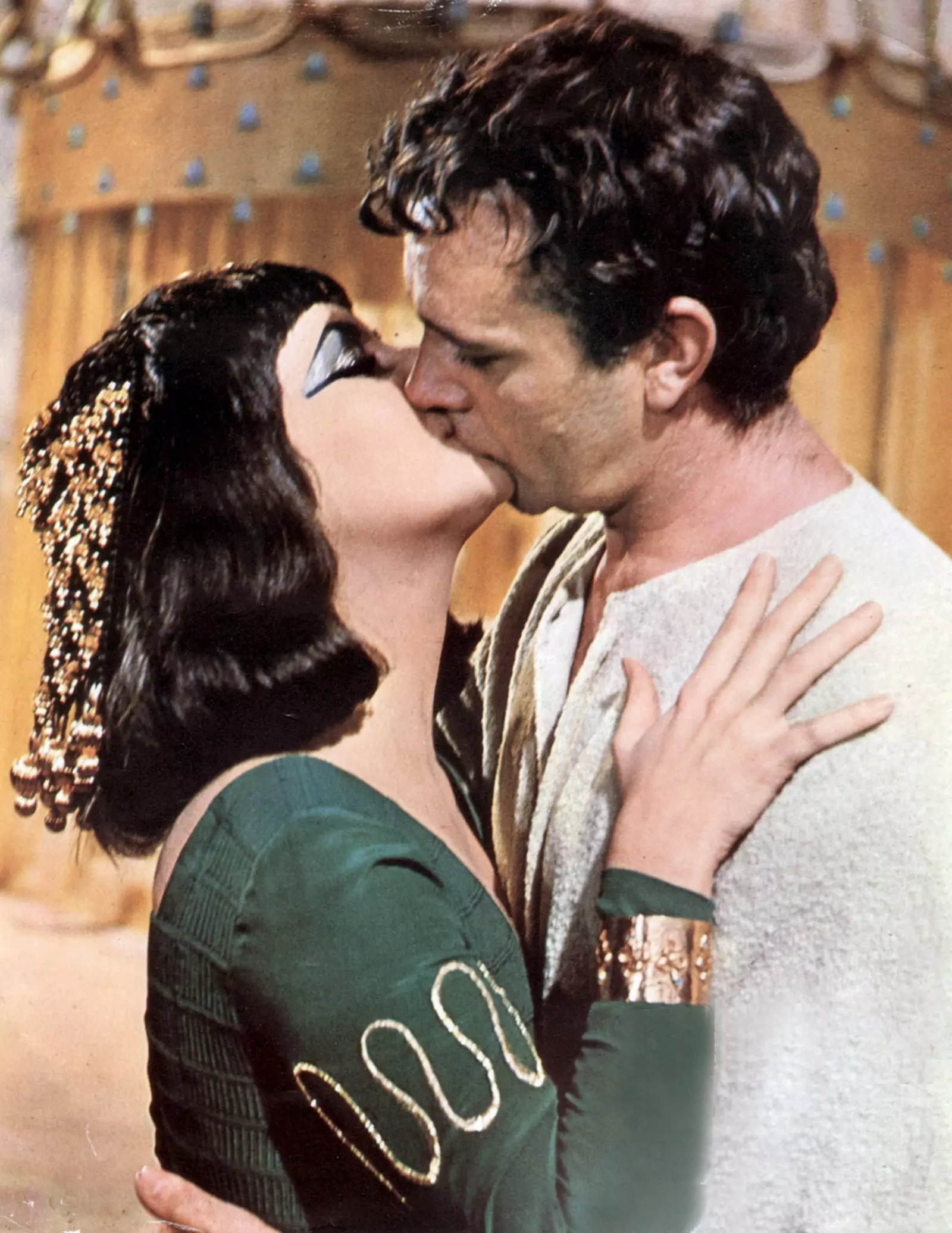 Cleopatra ati Marco Antonio tabi kini Elizabeth Taylor ati Richard Burton kanna.