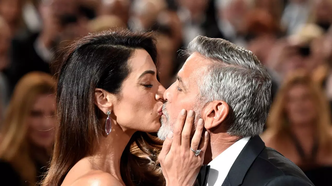 Tani waa hadalka qiirada leh ee Amal Clooney ka dhigay boqoradda dhabta ah ee Hollywood