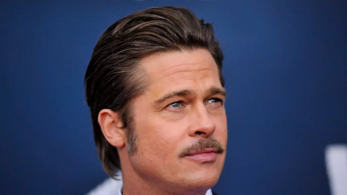 Bagaimana Christian Grey palsu menjual rumah kepada Brad Pitt di Mallorca