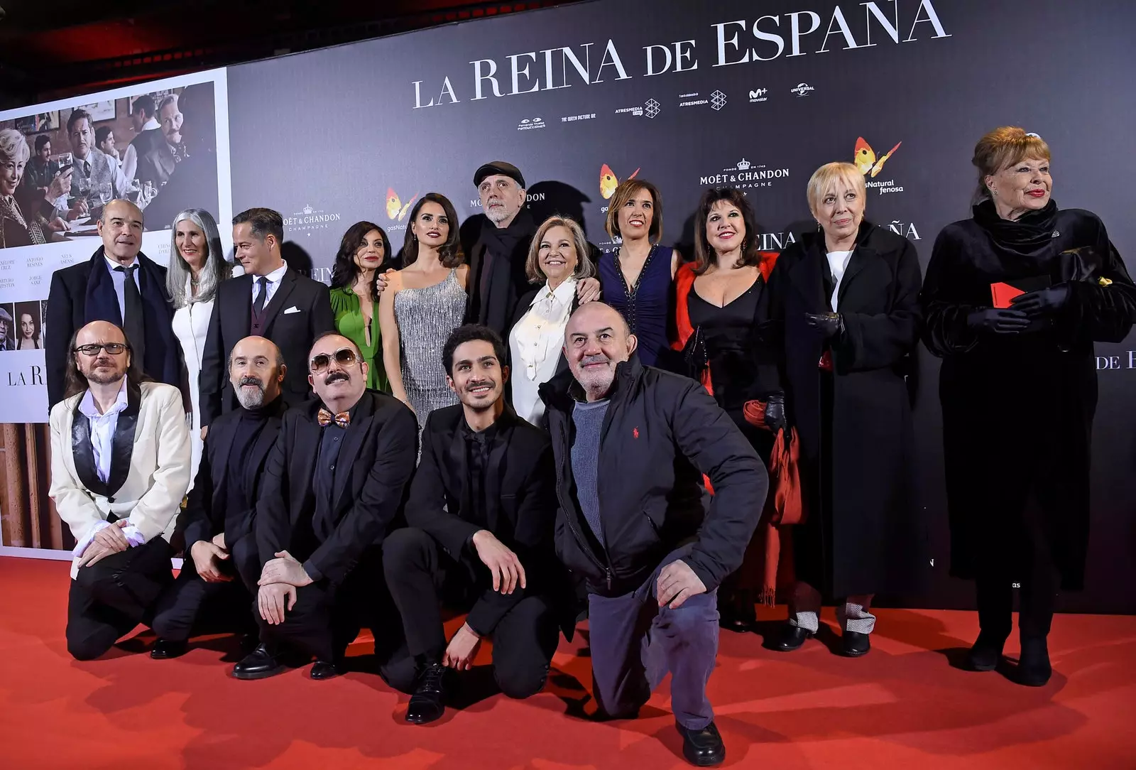 Fernando Trueba og rollebesætningen i 'The Queen of Spain' ved premieren på filmen.