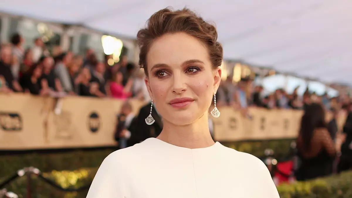 UNatalie Portman unezizathu zobuqu zokufowuna