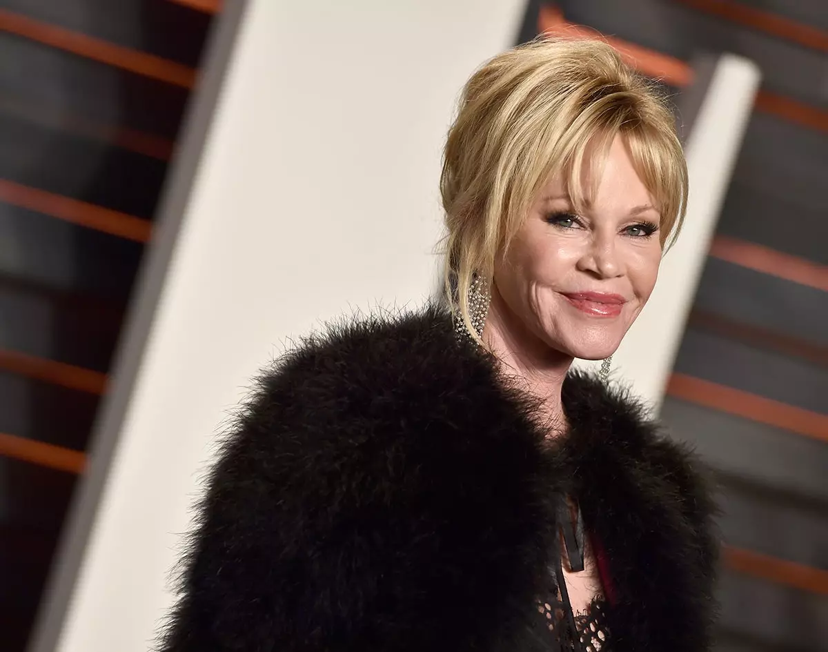 Melanie Griffith uma mulher sem complexos.