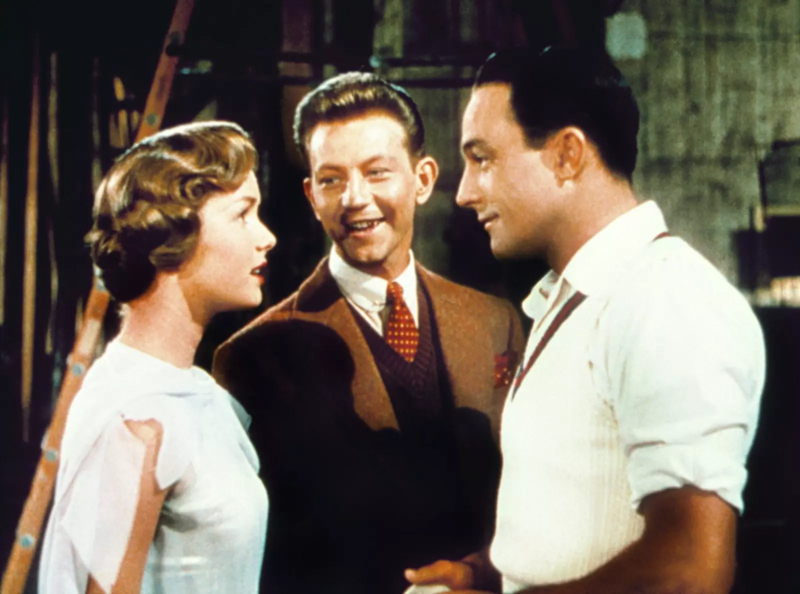 Debbie Reynolds Gene Kelly eta Donald O'Connorrekin batera 'Singing in the Rain' filmean.