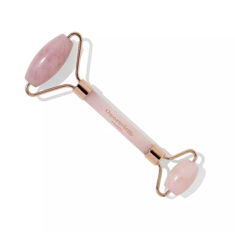 Rose Quartz Facial Roller Roller ho tloha Omorovicza. E fumaneha ho purenichelab.com.