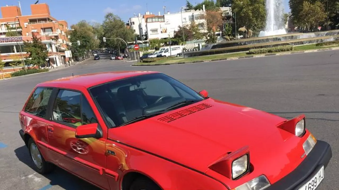 Felipe VI.arena zen Volvo Coupe-a gidatu nahi al duzu?